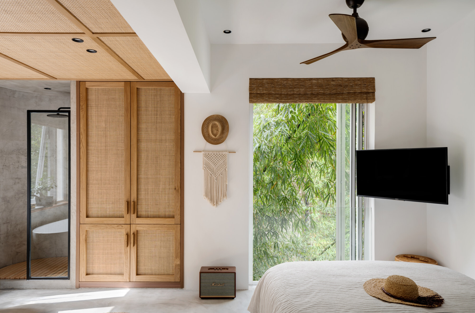 A Bali-inspired home in the heart of Hong Kong – perfect during a ...