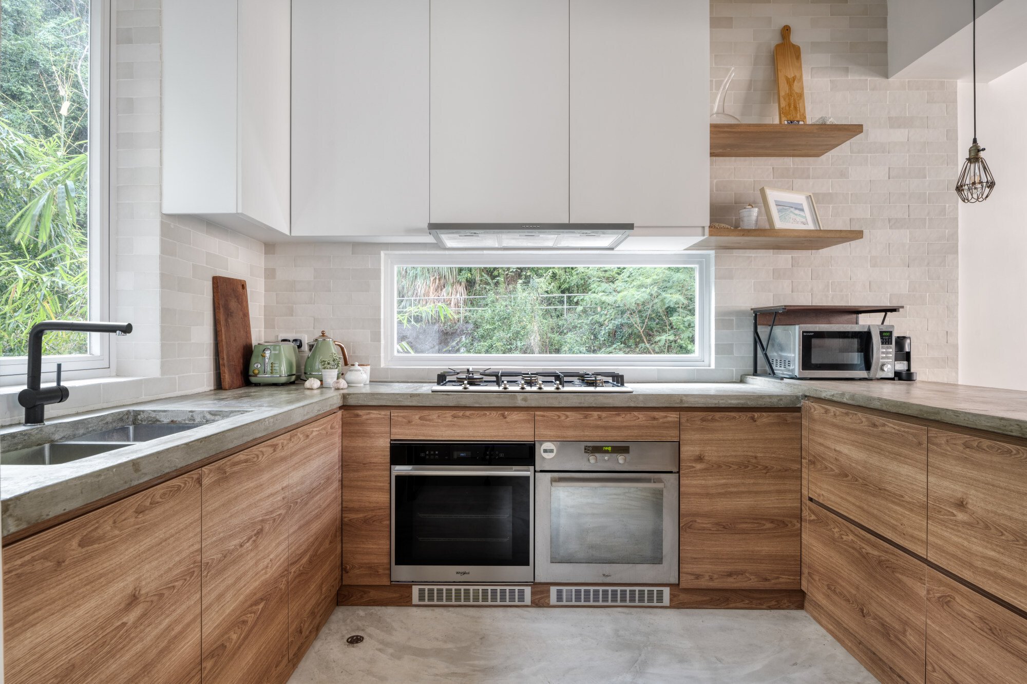 A Bali-inspired home in the heart of Hong Kong – perfect during a ...