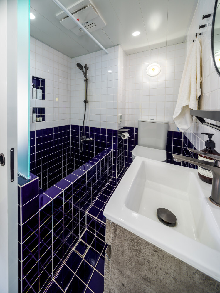 Micro-apartment in Hong Kong maximises storage and functionality to ...