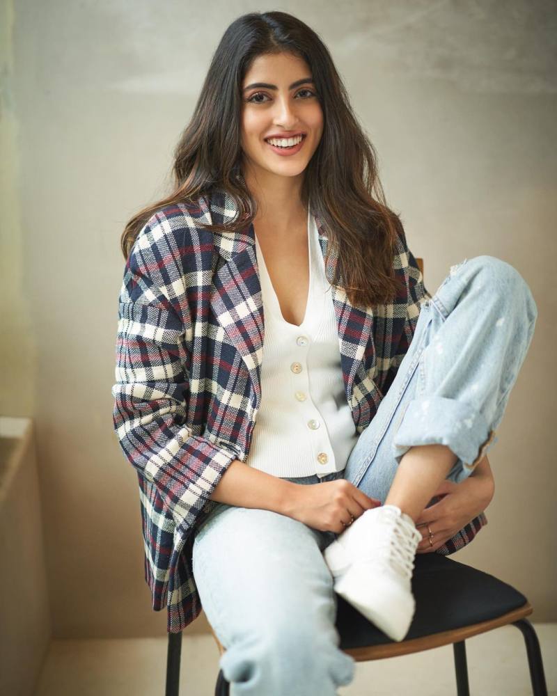 Why isn’t Navya Naveli Nanda following grandfather Amitabh Bachchan to ...