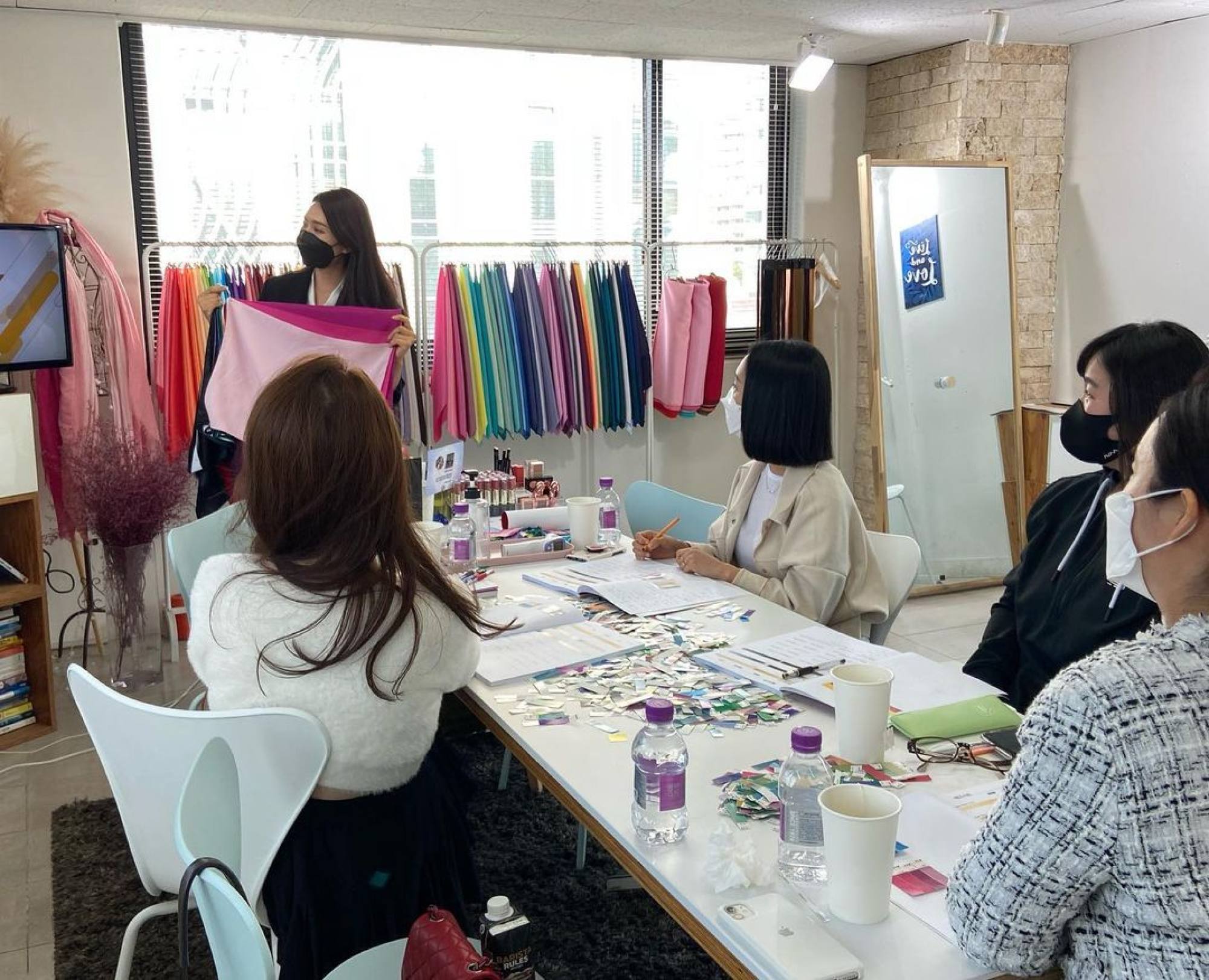 Black, pink, green, or blue, colour experts help people stand out on ...