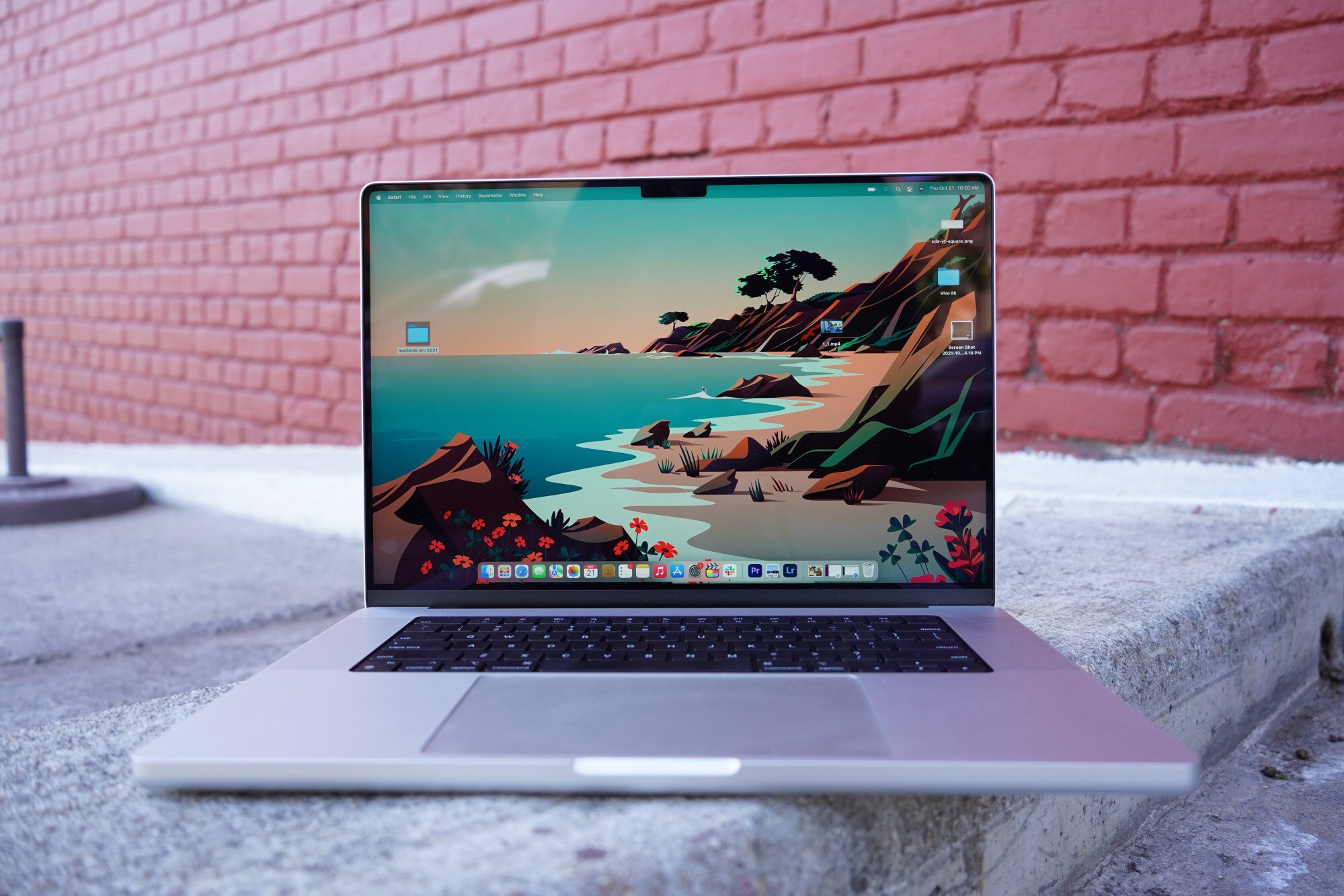 Apple Macbook Pro review: super powerful and efficient with a new chip ...