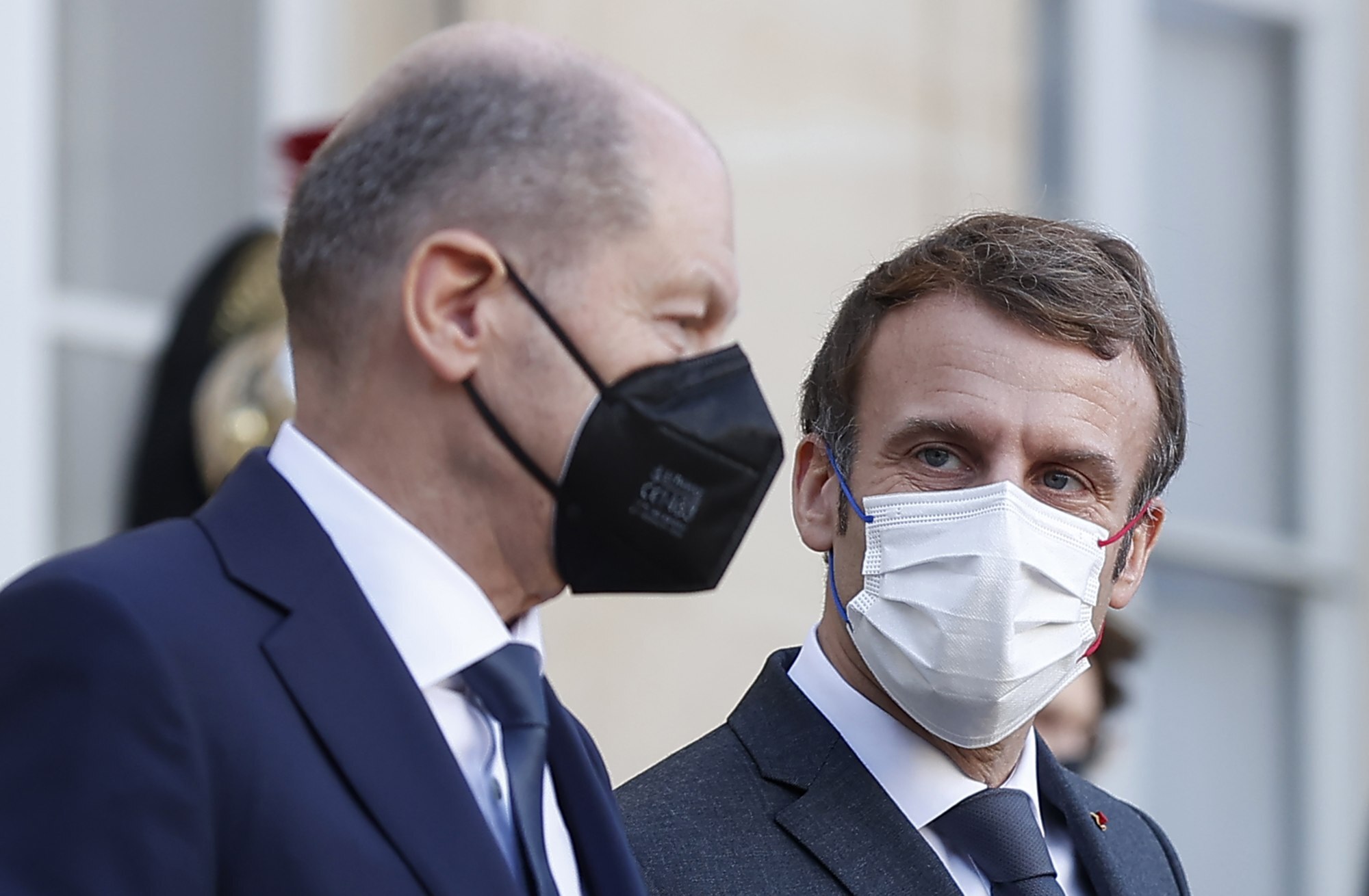 Emmanuel Macron hails ‘dear Olaf’ Scholz as Europe’s new power couple ...