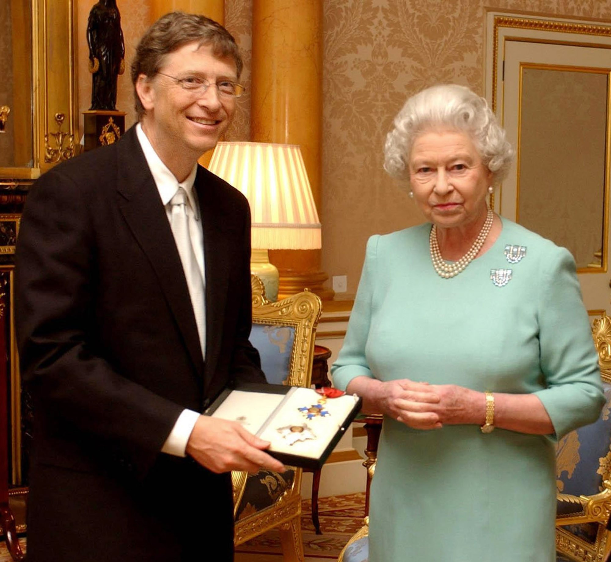 14 celebrities made a knight or dame by Queen Elizabeth and other ...