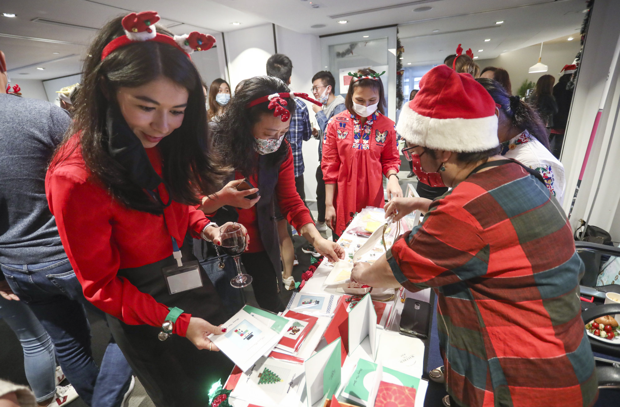 Spirit of giving in full swing as KPMG Hong Kong’s Christmas party ...