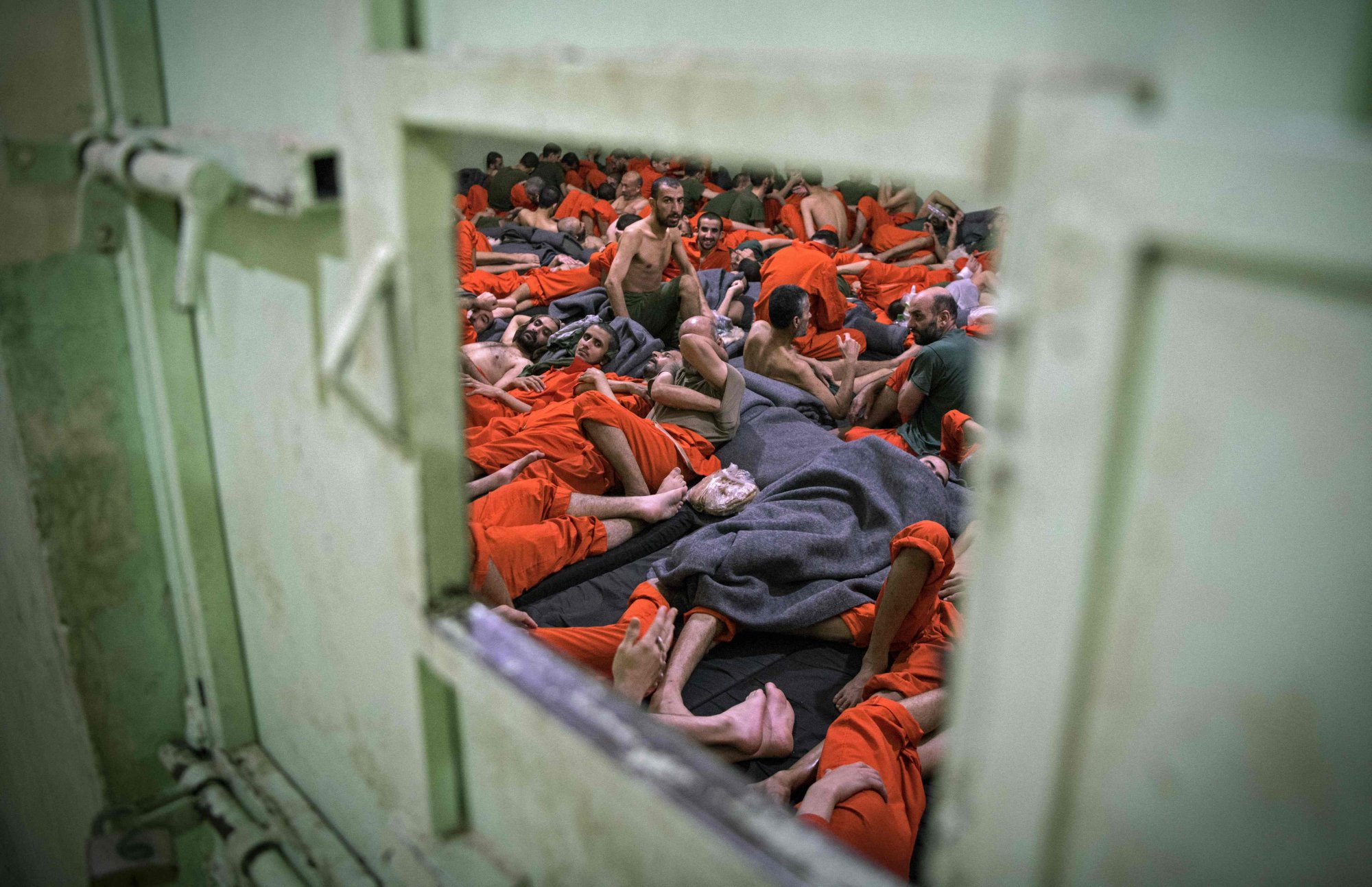 Fears grow for 850 children in Syria prison seized by Isis | South ...