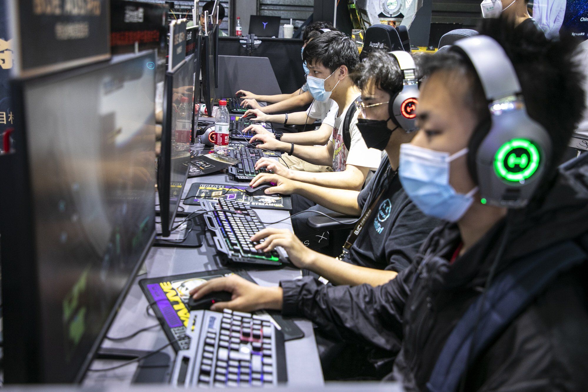 China upgrades its internet cafes for esports gaming hotels, but they ...