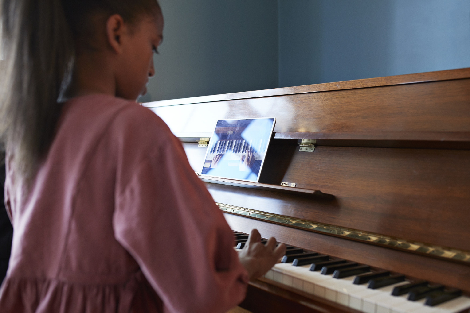 Does learning to play a musical instrument online work? Lessons using ...