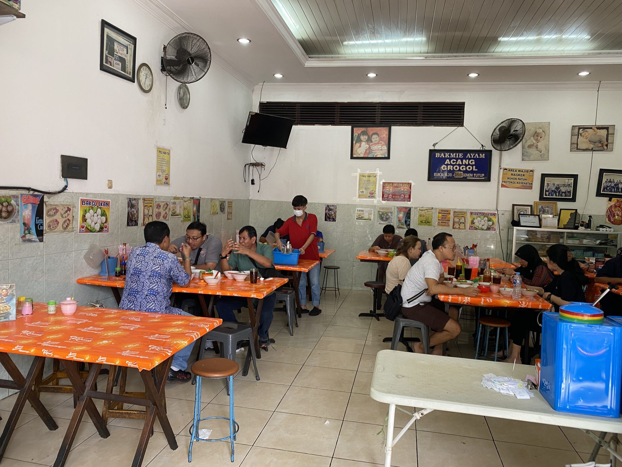 How Indonesian-Chinese dishes like bakmi ayam and laksa bogor in the ...