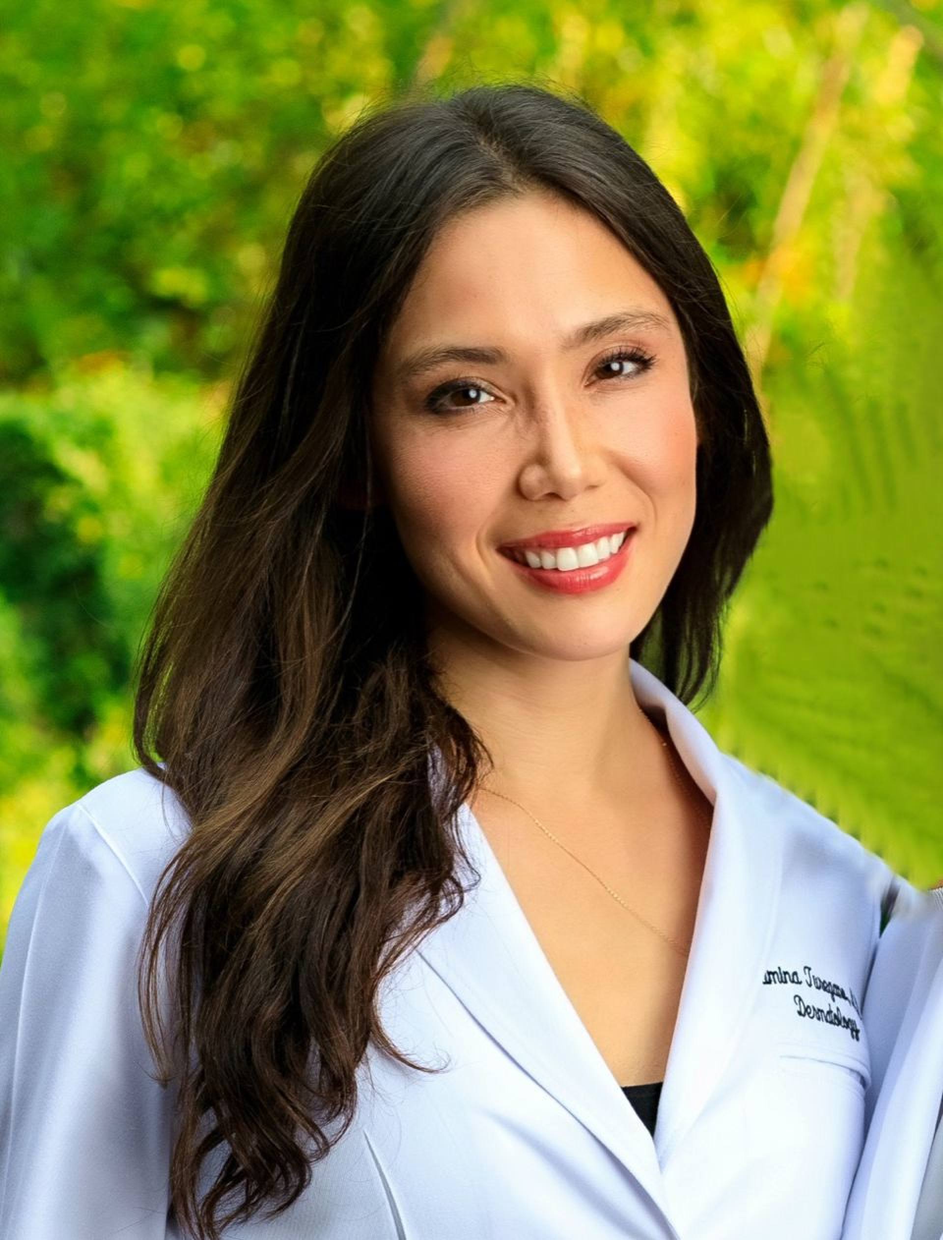 A TikTok facial skincare hack wants you to rub banana peels on your ...