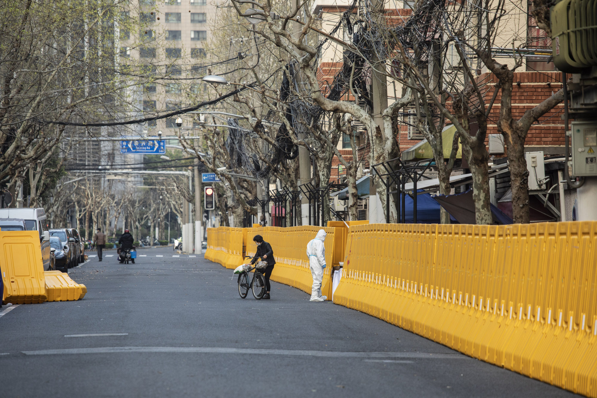 Shanghai lockdown sparks panic buying across the city as residents race ...