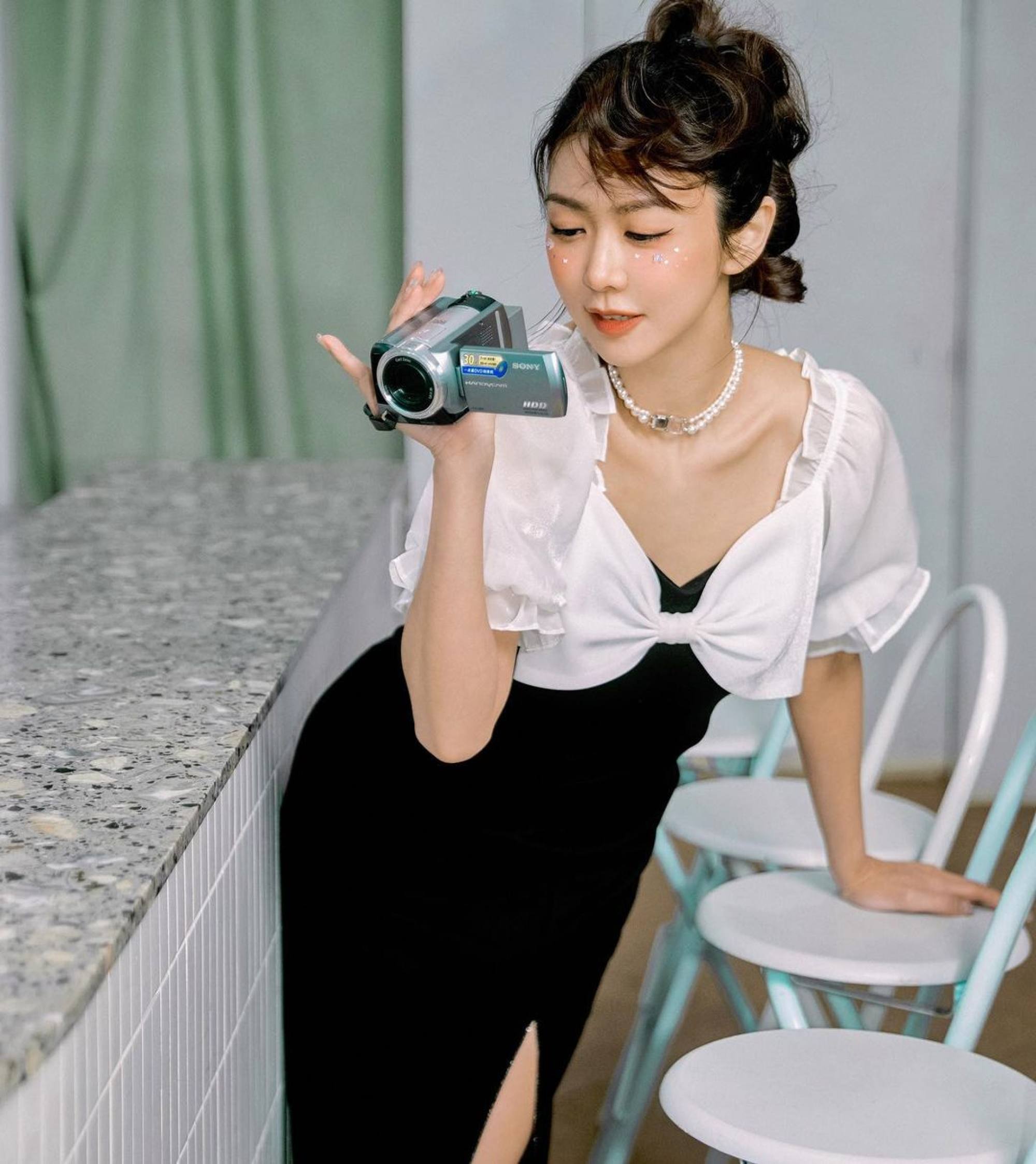 ‘You look completely different’: Fiona Sit, singer-actress, shocks her ...