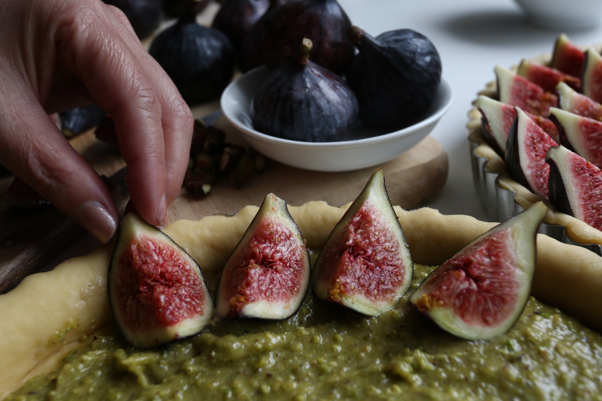 How to make fig and raspberry tart with a brioche crust, silky smooth ...