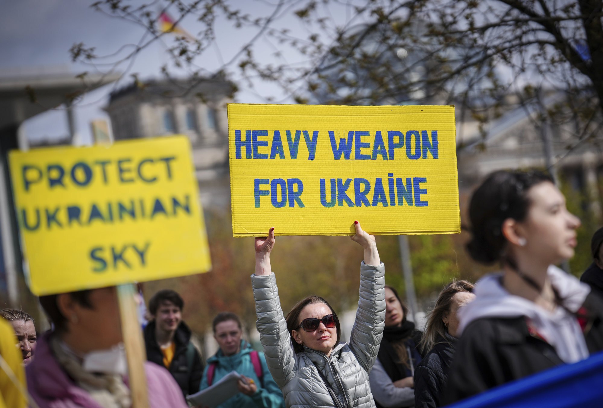 Germany to supply Ukraine with heavy weaponry for first time | South ...