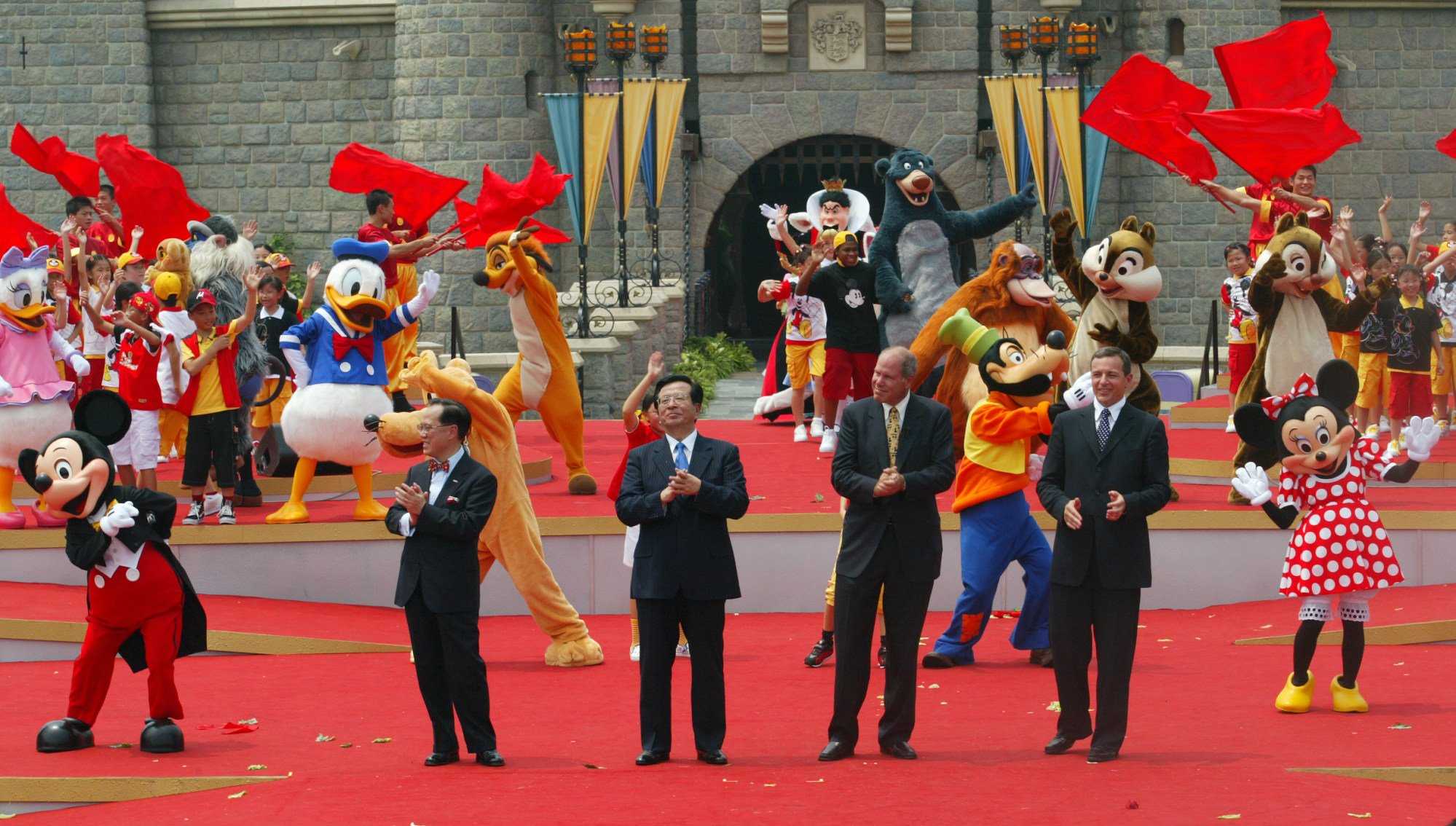 September 12, 2005: Dazzling start to Hong Kong Disneyland carnival ...