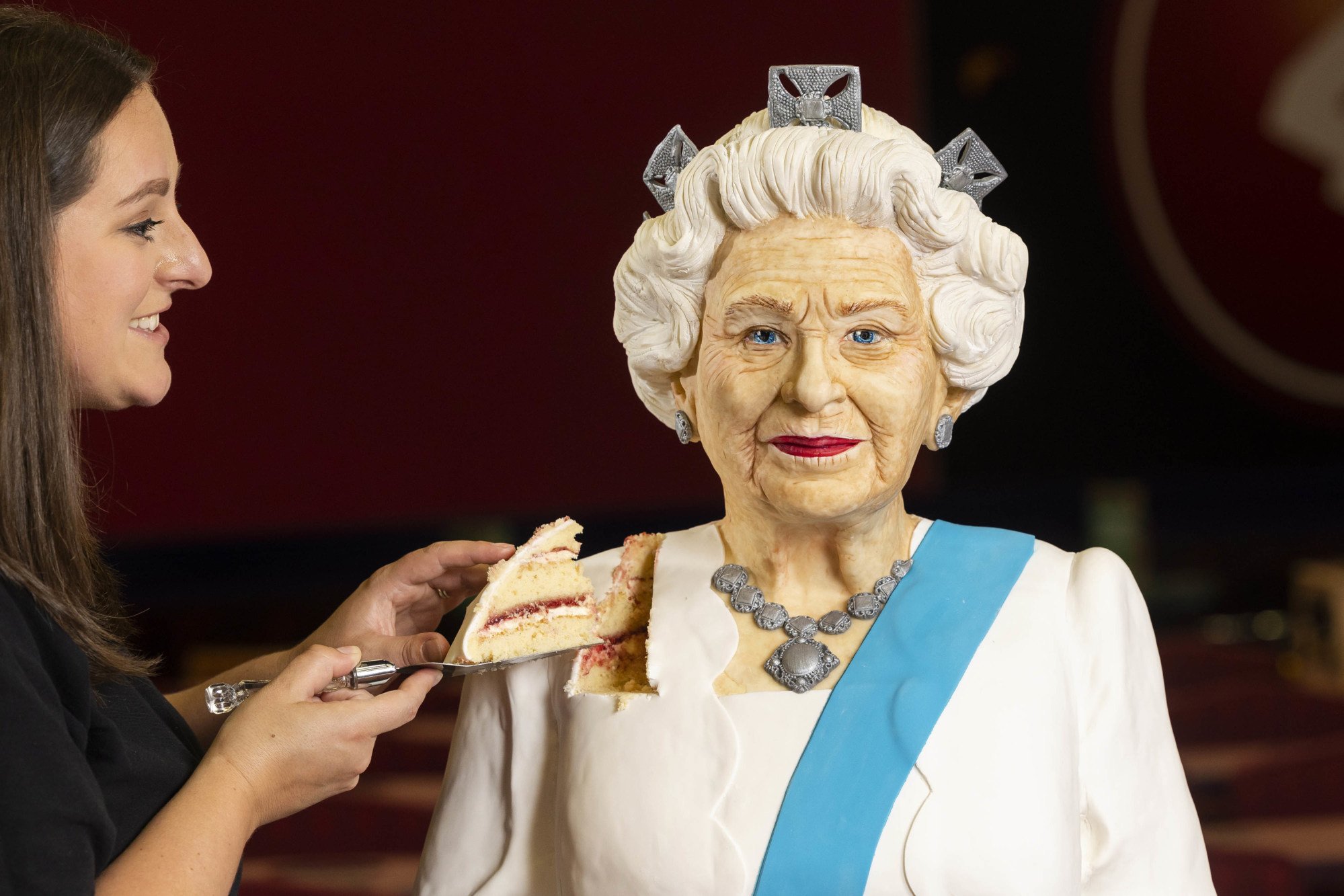 6 surprising food facts about Queen Elizabeth, according to a royal ...