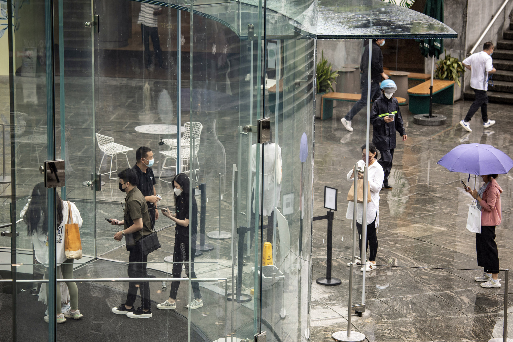 ‘Everyone’s just bleeding’: unsold spring fashions in Shanghai pile up ...