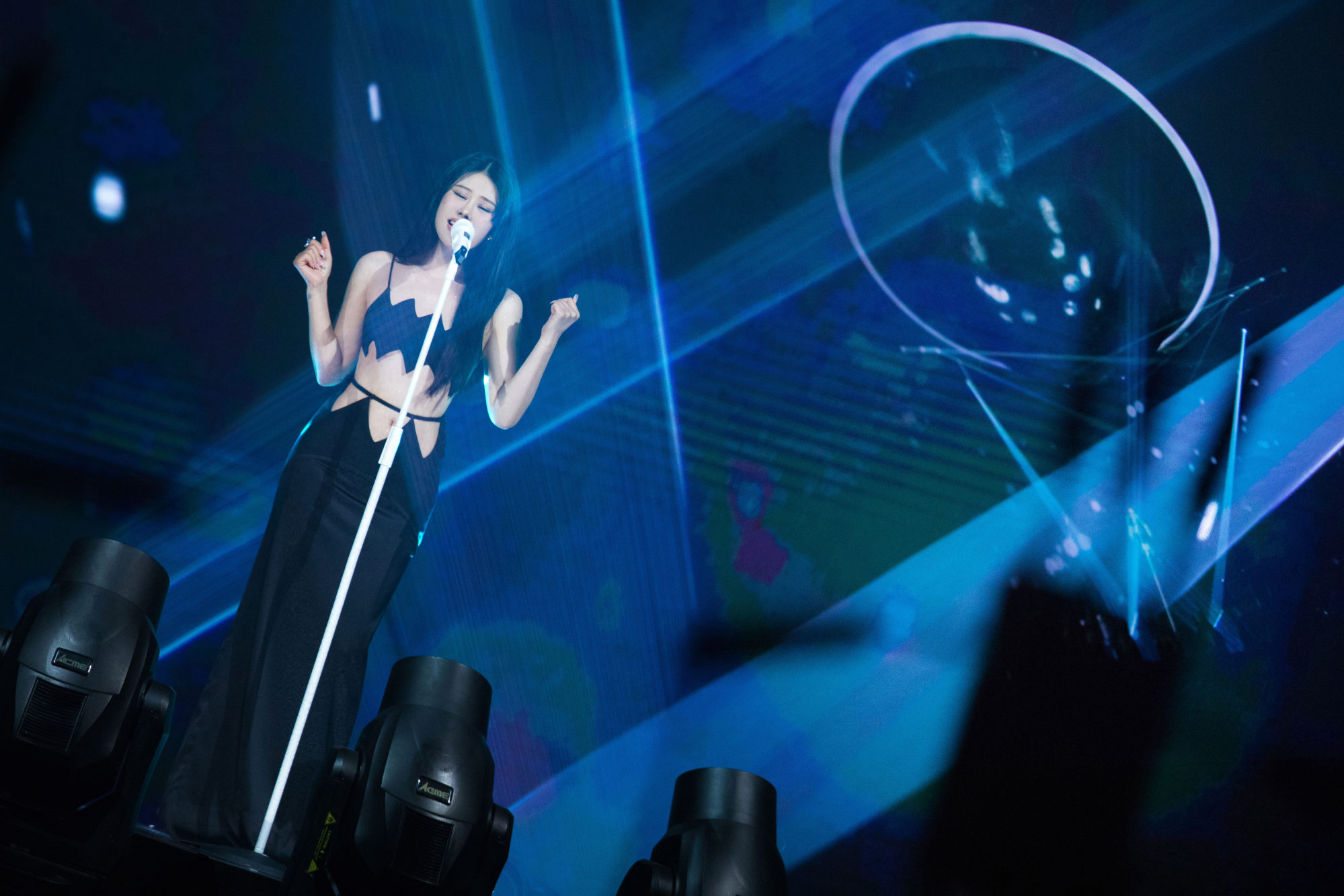 Who is Tia Ray? Meet the Chinese singer with one of the bestselling ...