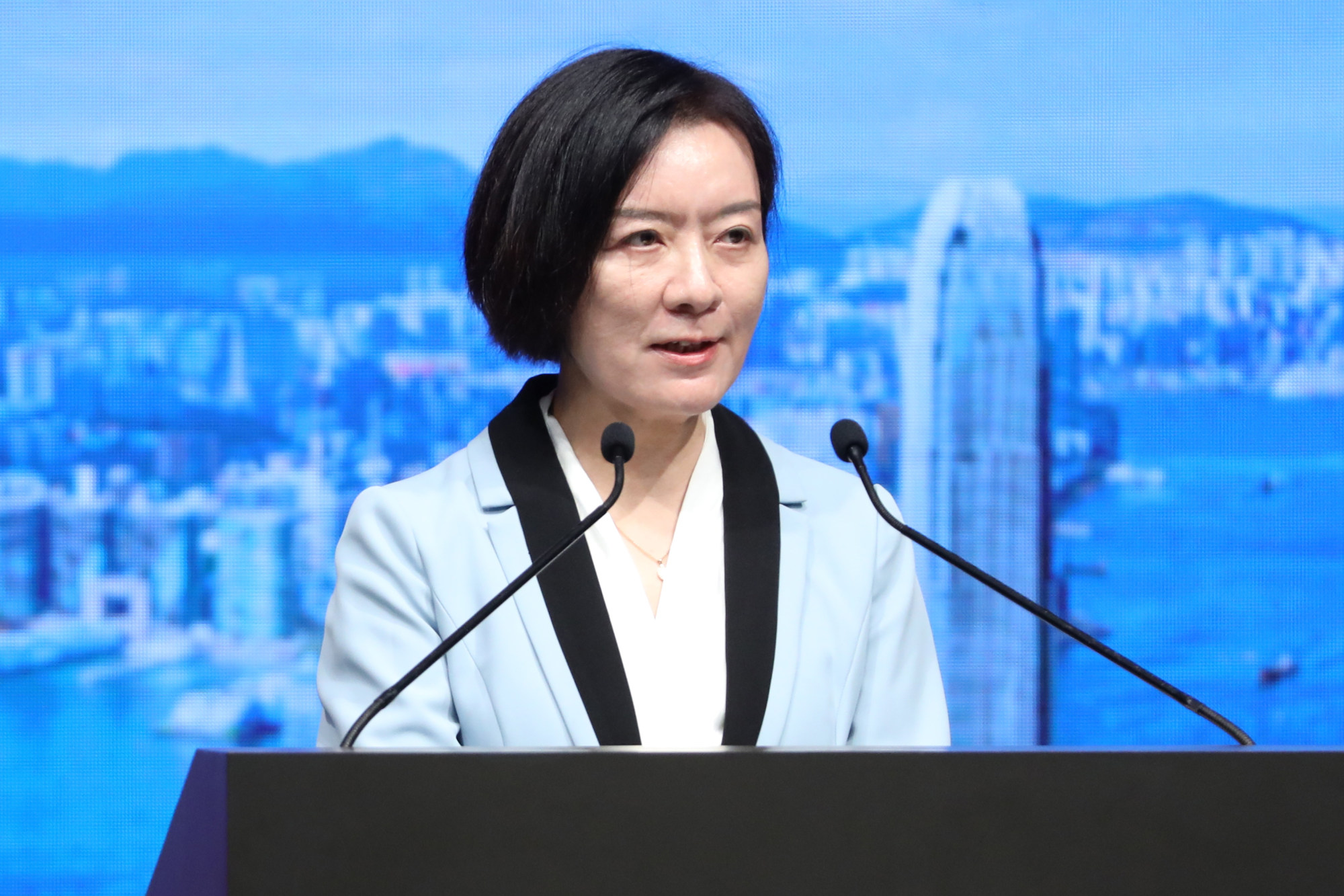 Hong Kong should turn to culture to compete against New York and London ...