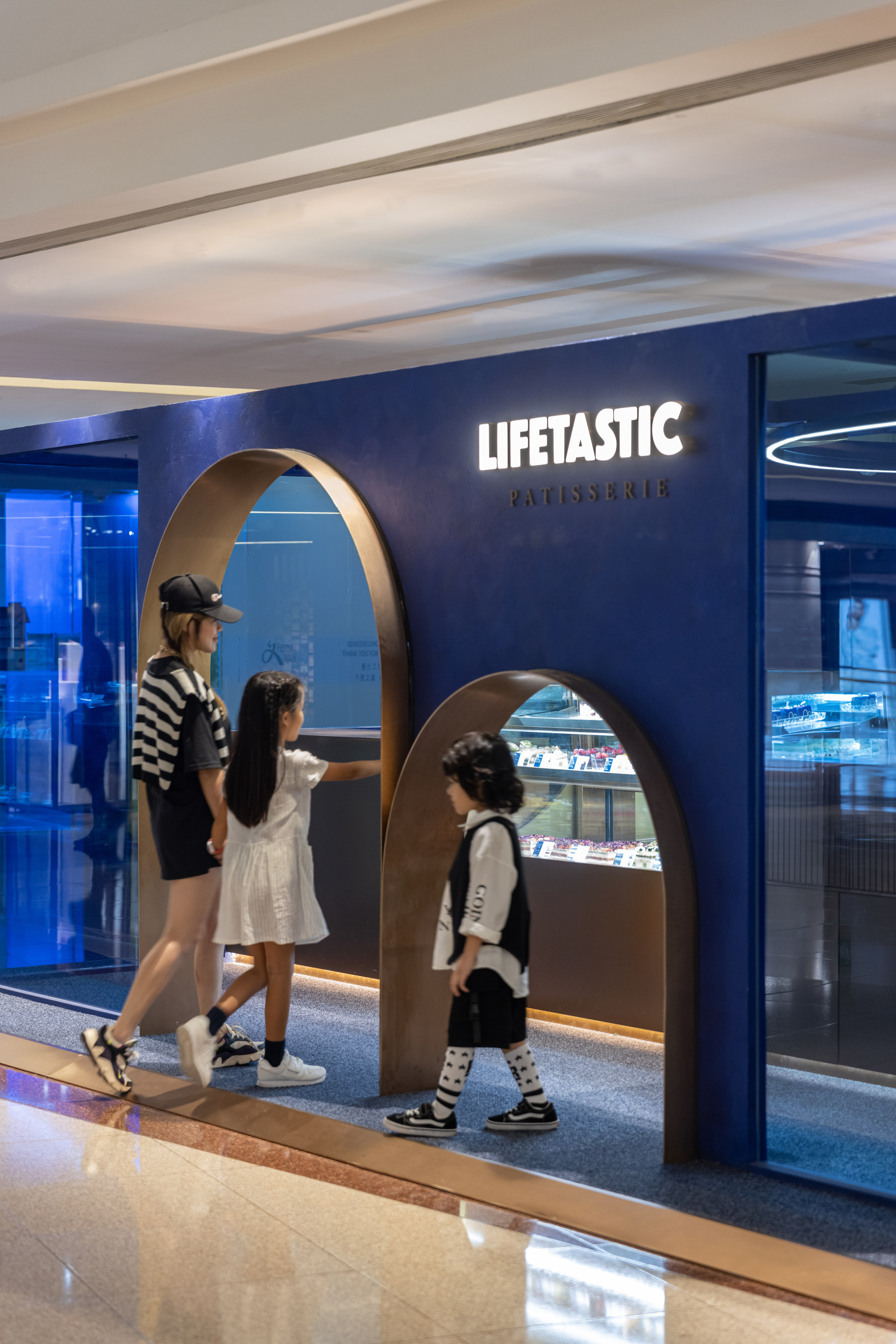 Transparent, blue and very Instagrammable, Hong Kong pop-up cake shop’s ...