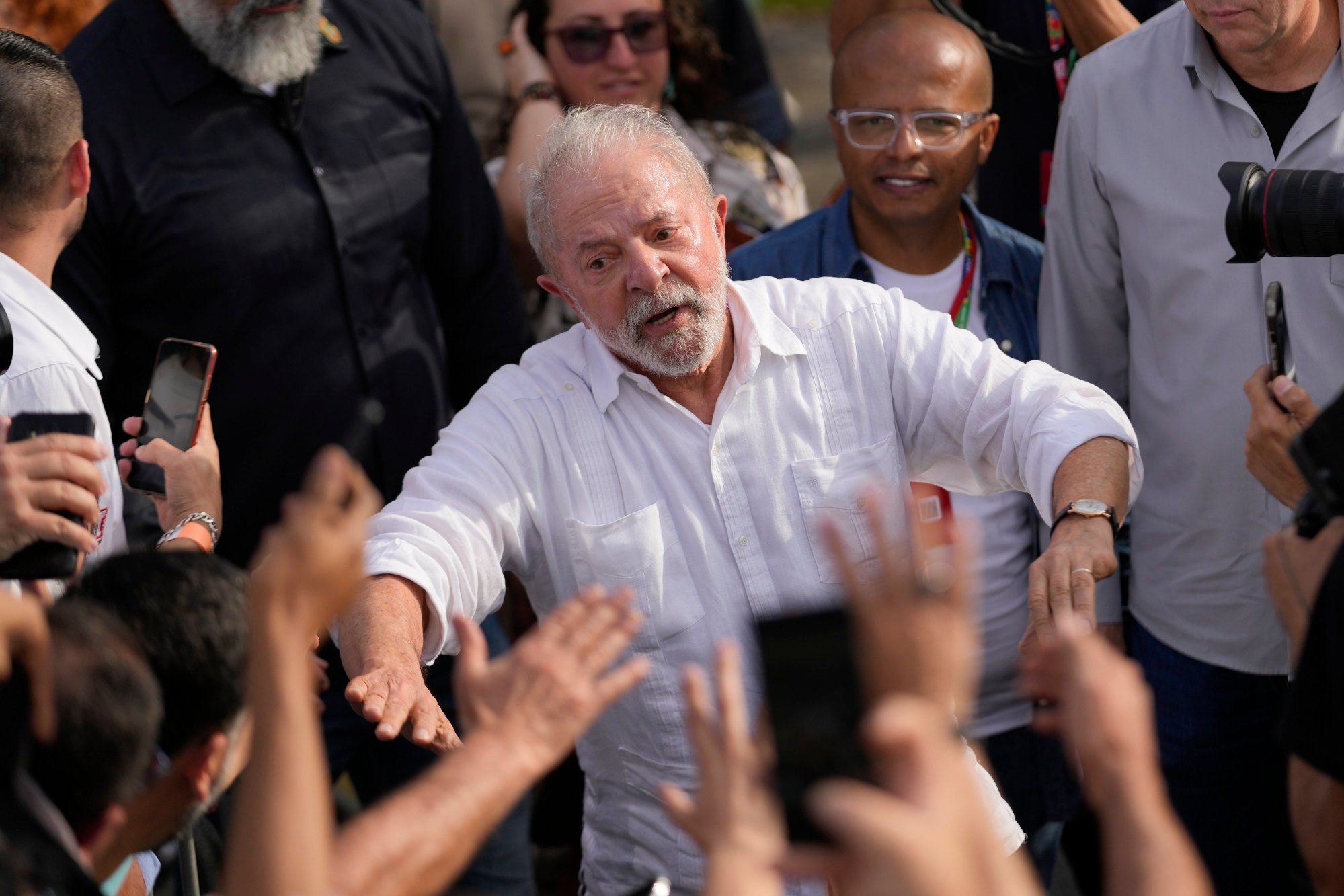 Brazil holds historic election with Luiz Inacio Lula da Silva against ...
