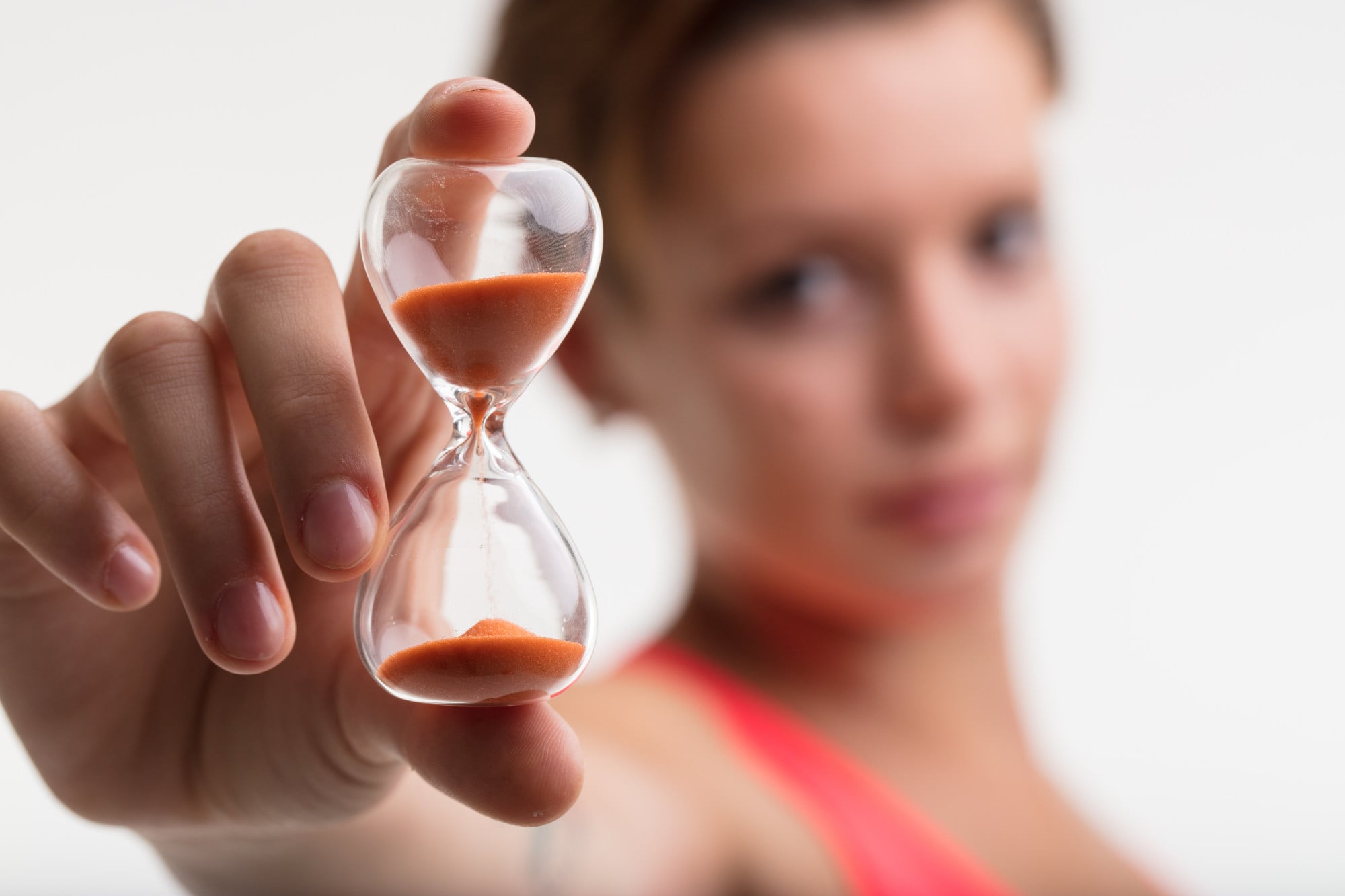 Sucking in your stomach for strong abs can lead to ‘hourglass syndrome ...