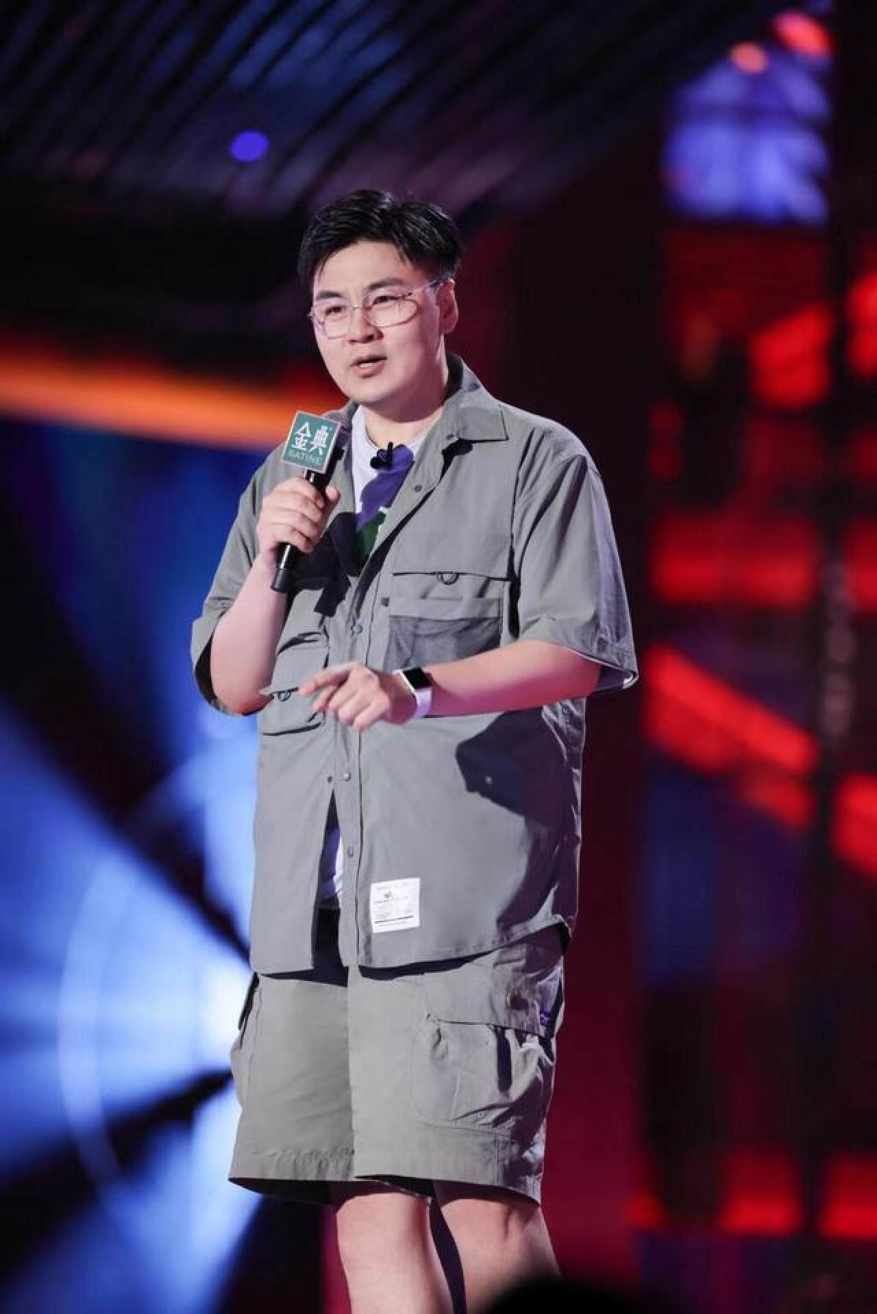 Chinese man with no natural heartbeat now a popular stand-up comedian 3 ...