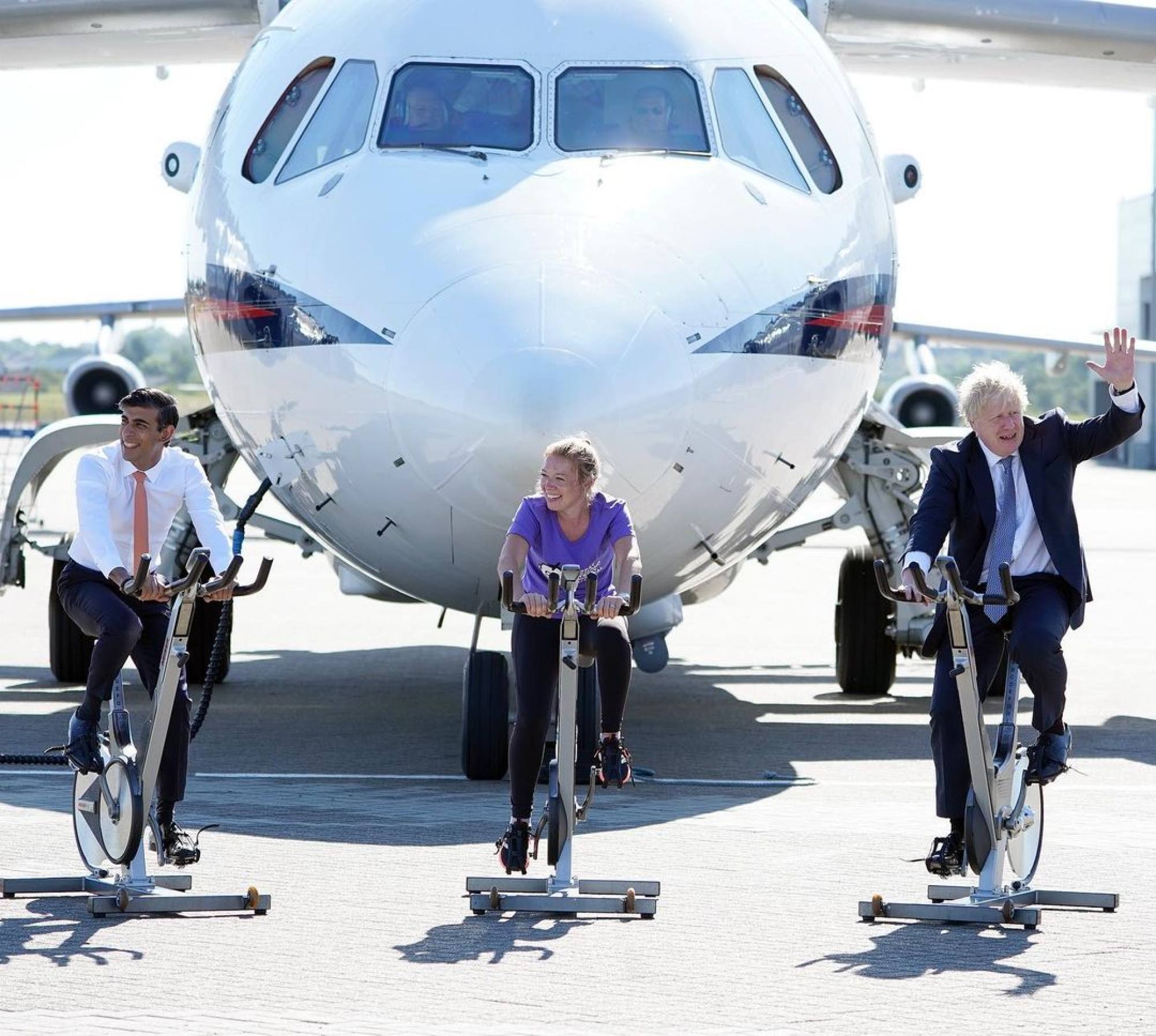 How does Rishi Sunak spend his gigantic fortune? Britain’s richest PM ...