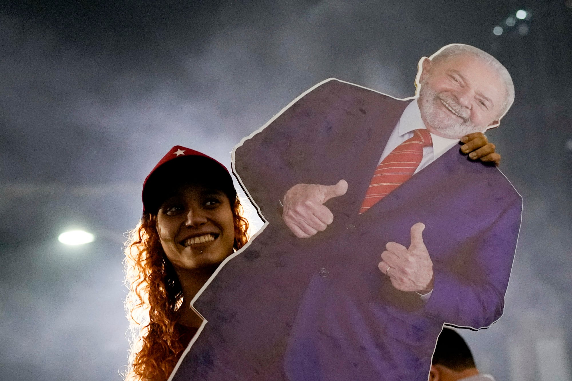 Lula vs Bolsonaro: Brazil on edge as polarising election run-off goes ...