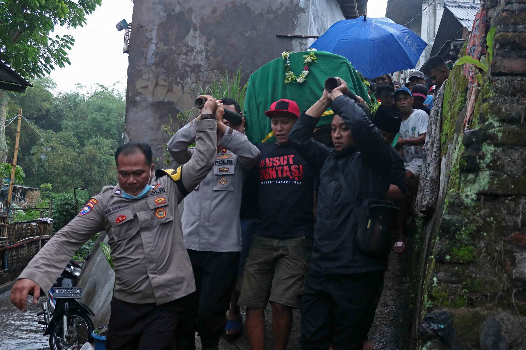 Indonesia halts overcrowded music festival amid stampedes, injuries ...