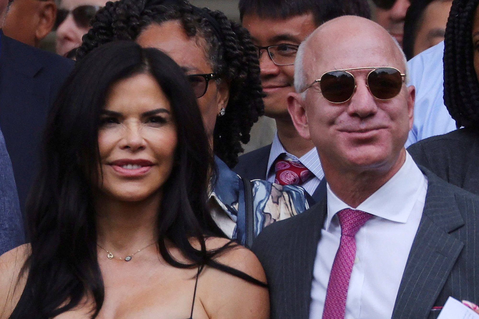 Ex-housekeeper sues Jeff Bezos, claiming unsafe working conditions ...