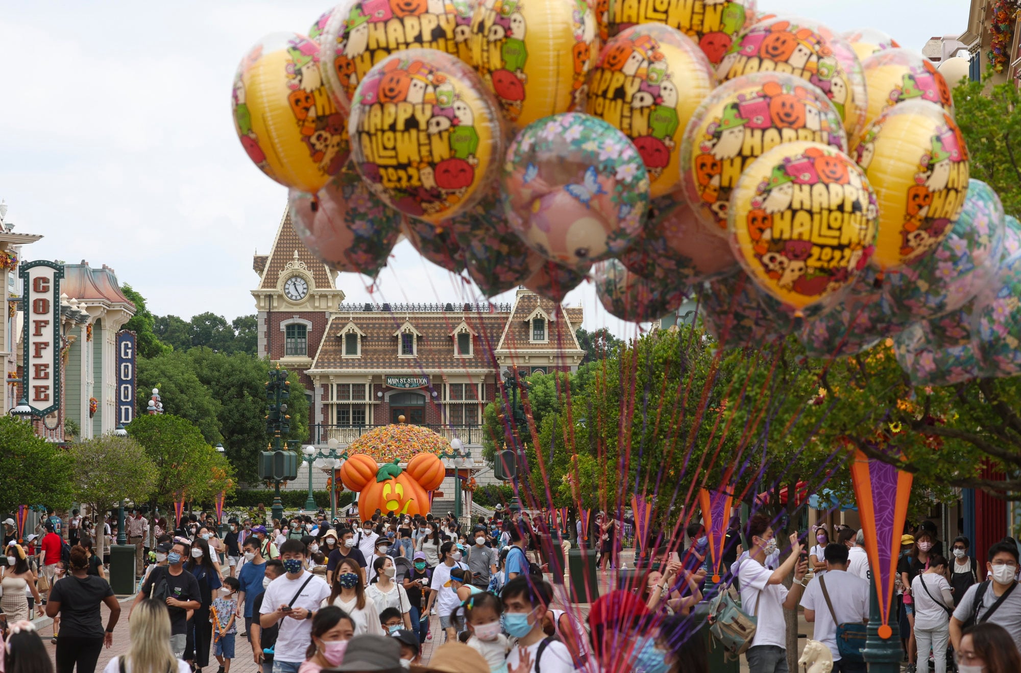 Who Wants To Visit Hong Kong Under 0 3 Not Many People Travel