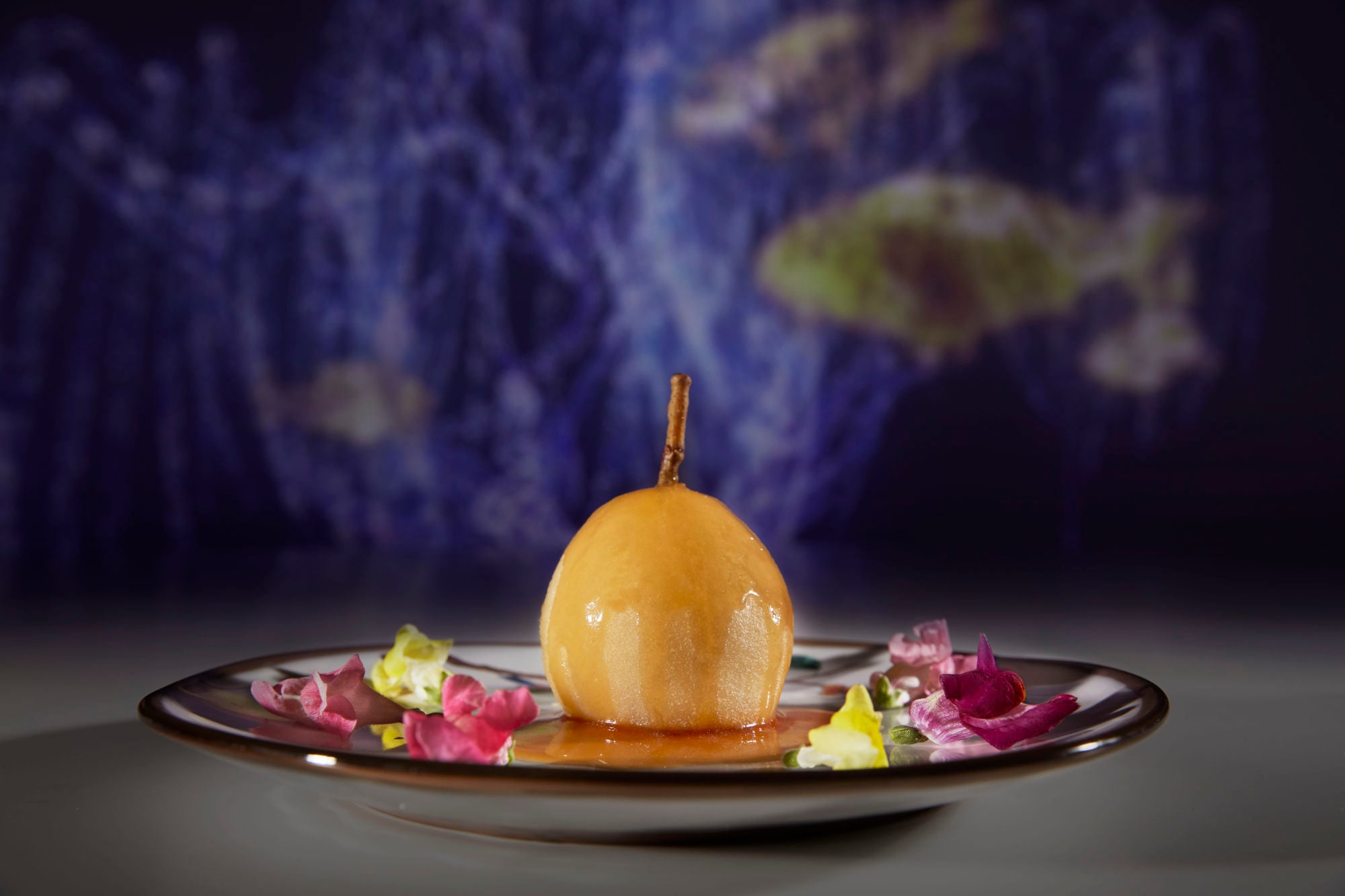 Dinner and a show in Hong Kong is trending 50 years after its heyday as ...
