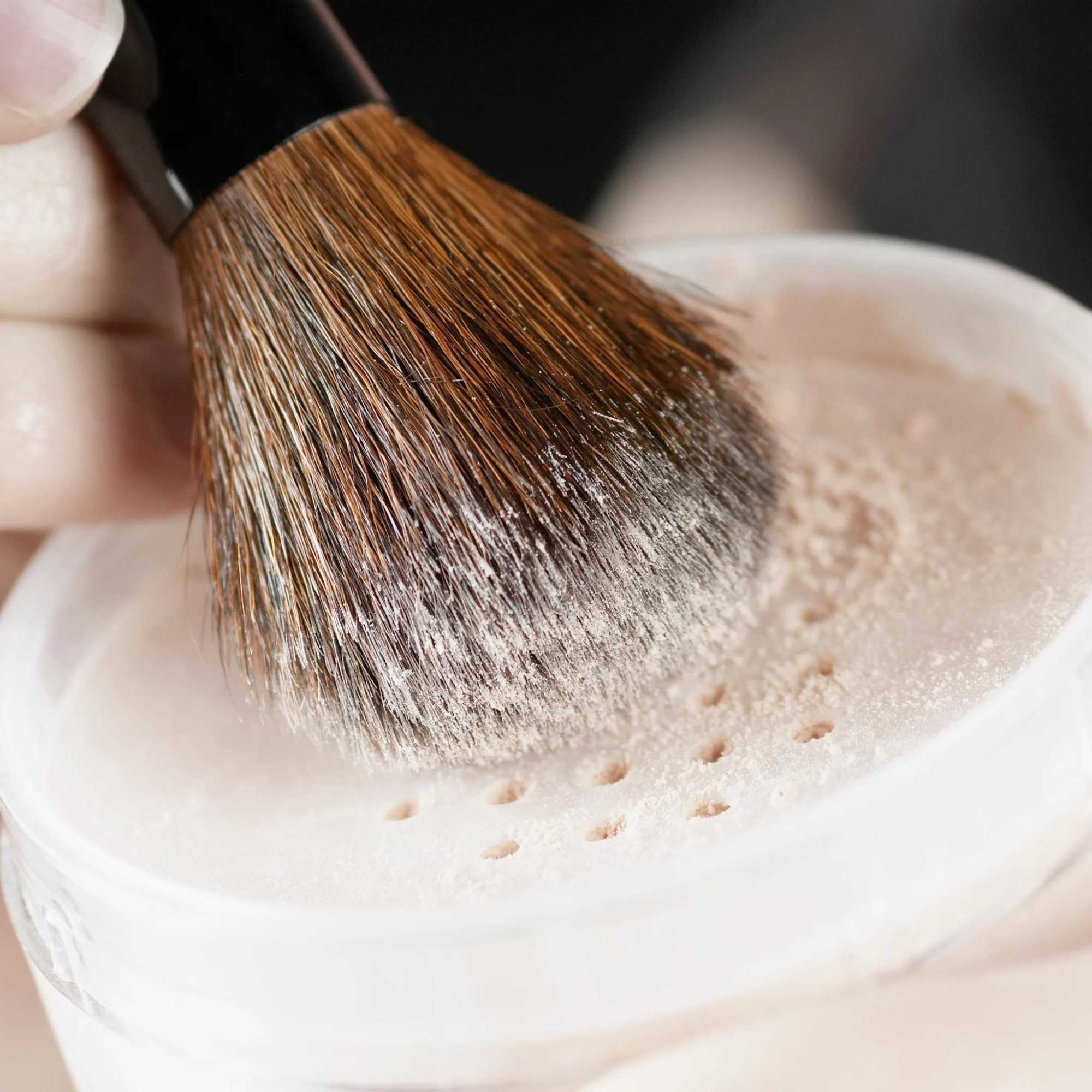6 reasons your foundation looks cakey and flaky, and what to do to fix ...