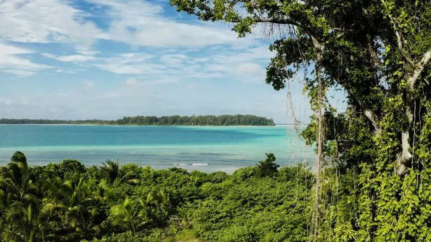 100 Indonesian islands near Bali are up for auction at Sotheby’s ...