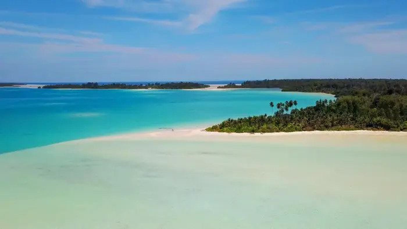 100 Indonesian islands near Bali are up for auction at Sotheby’s ...