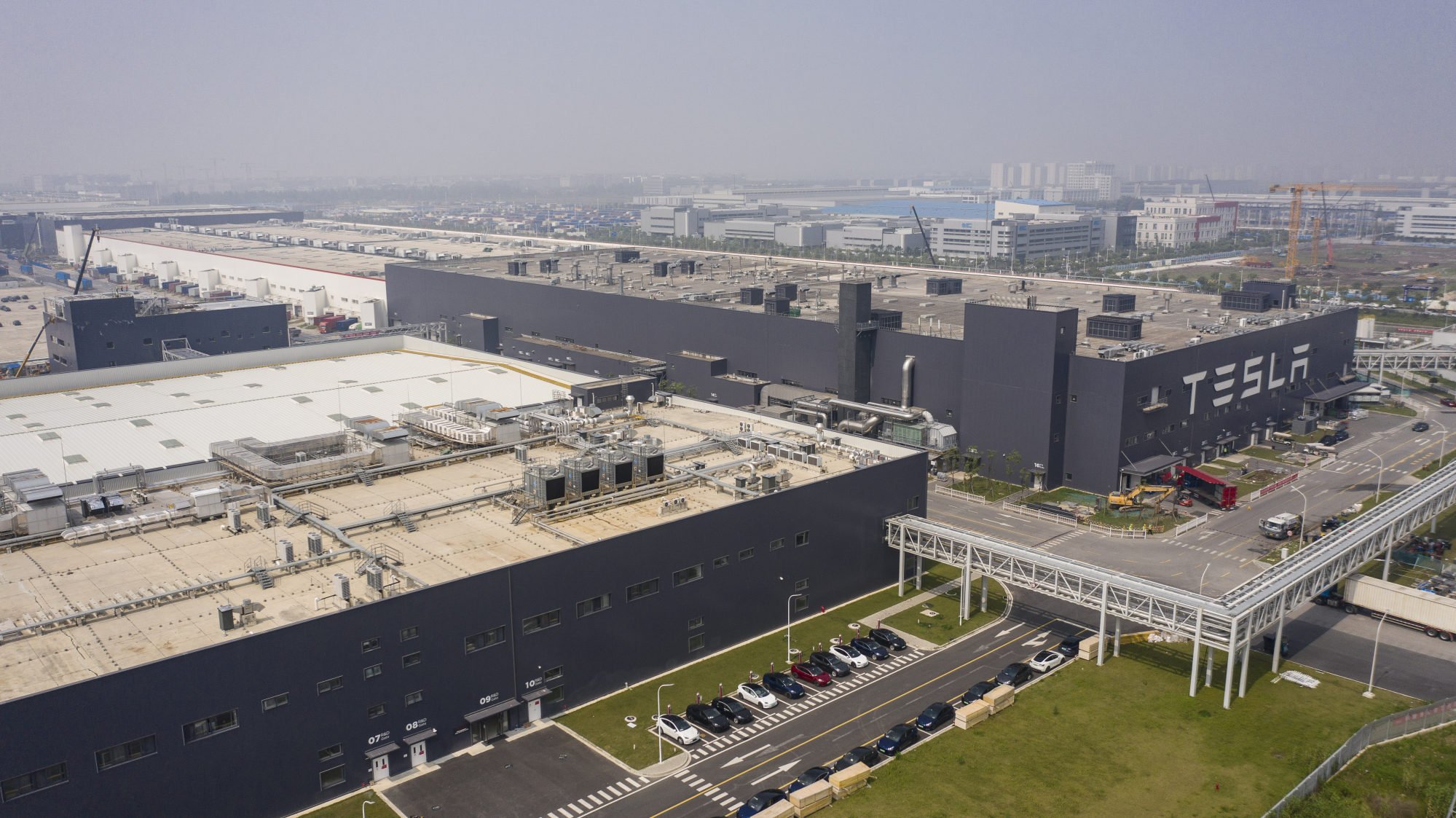 Tesla’s Shanghai Gigafactory sets delivery record in November, but may ...