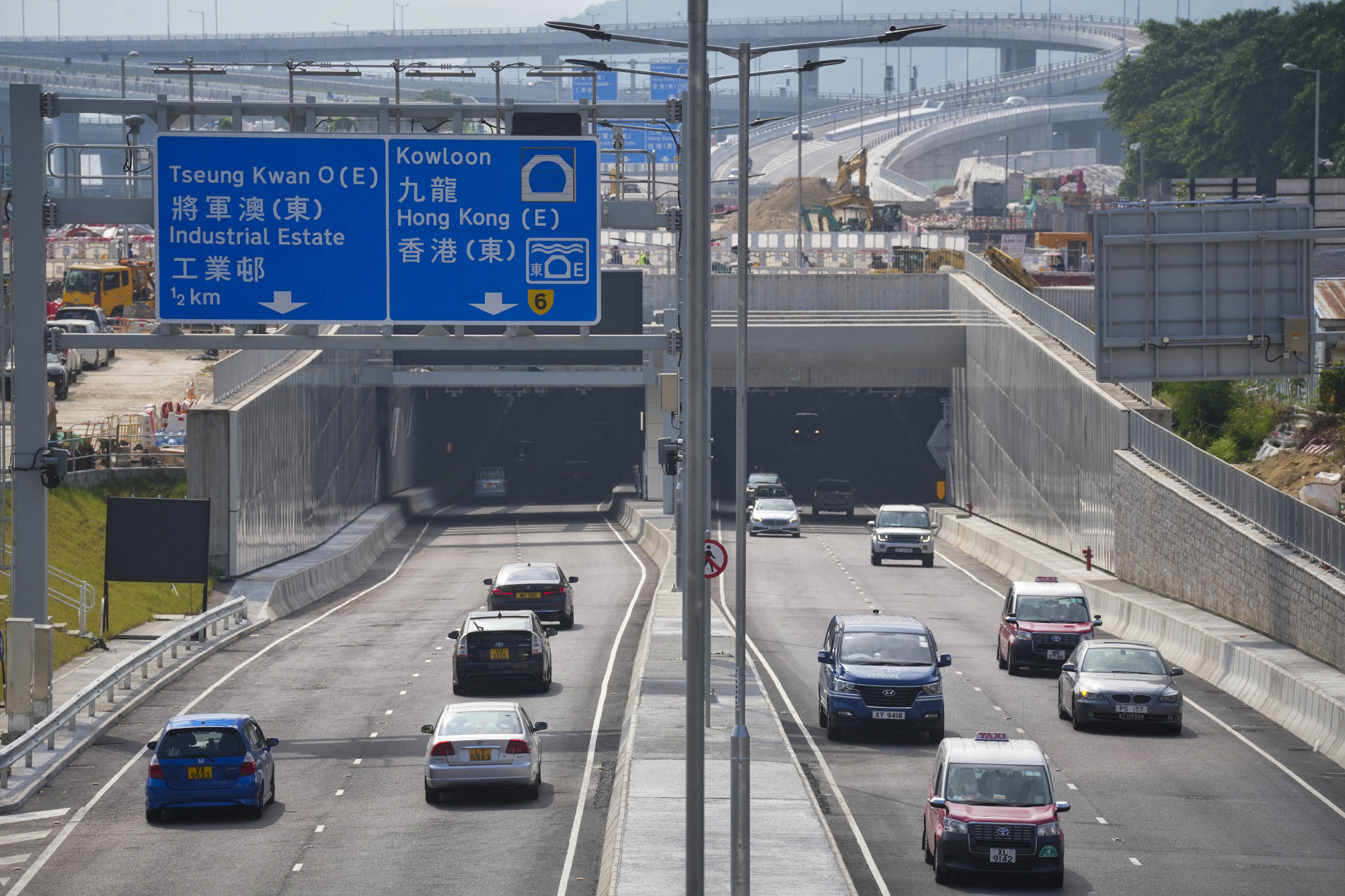 Hong Kong authorities to monitor just-opened tunnel and road links in ...