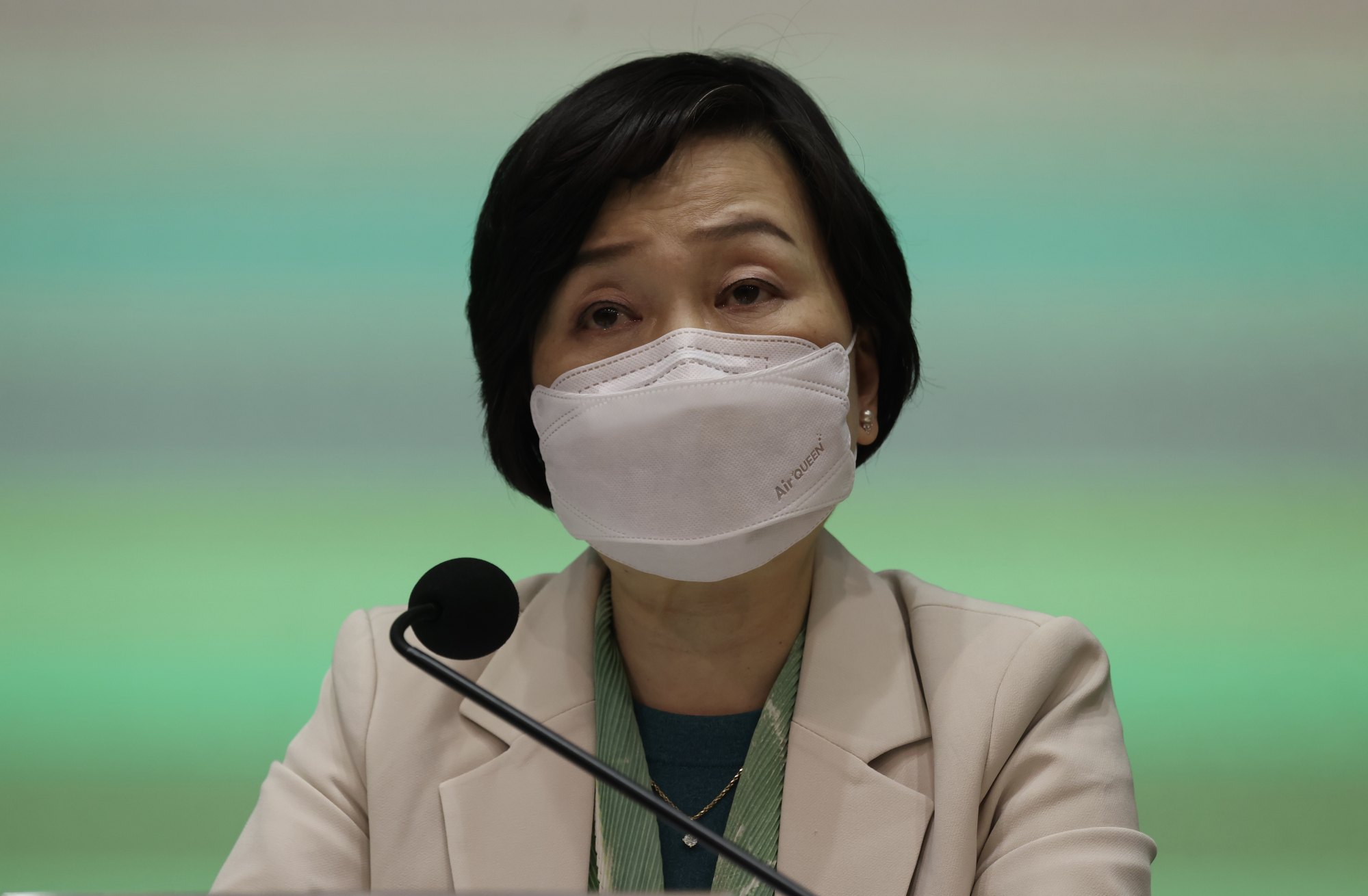 Hong Kong teachers can still discuss politically sensitive events under ...
