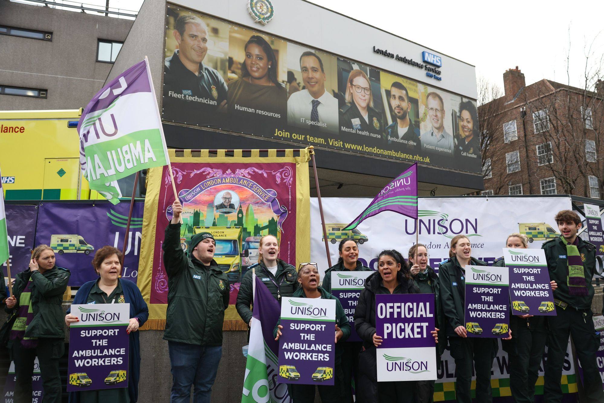 Don’t get drunk: UK government urges caution amid ambulance strike ...