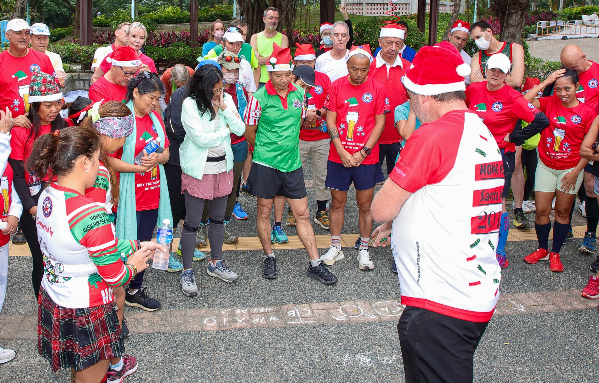 Hong Kong fun runners raise money for a good cause, all while dressed ...