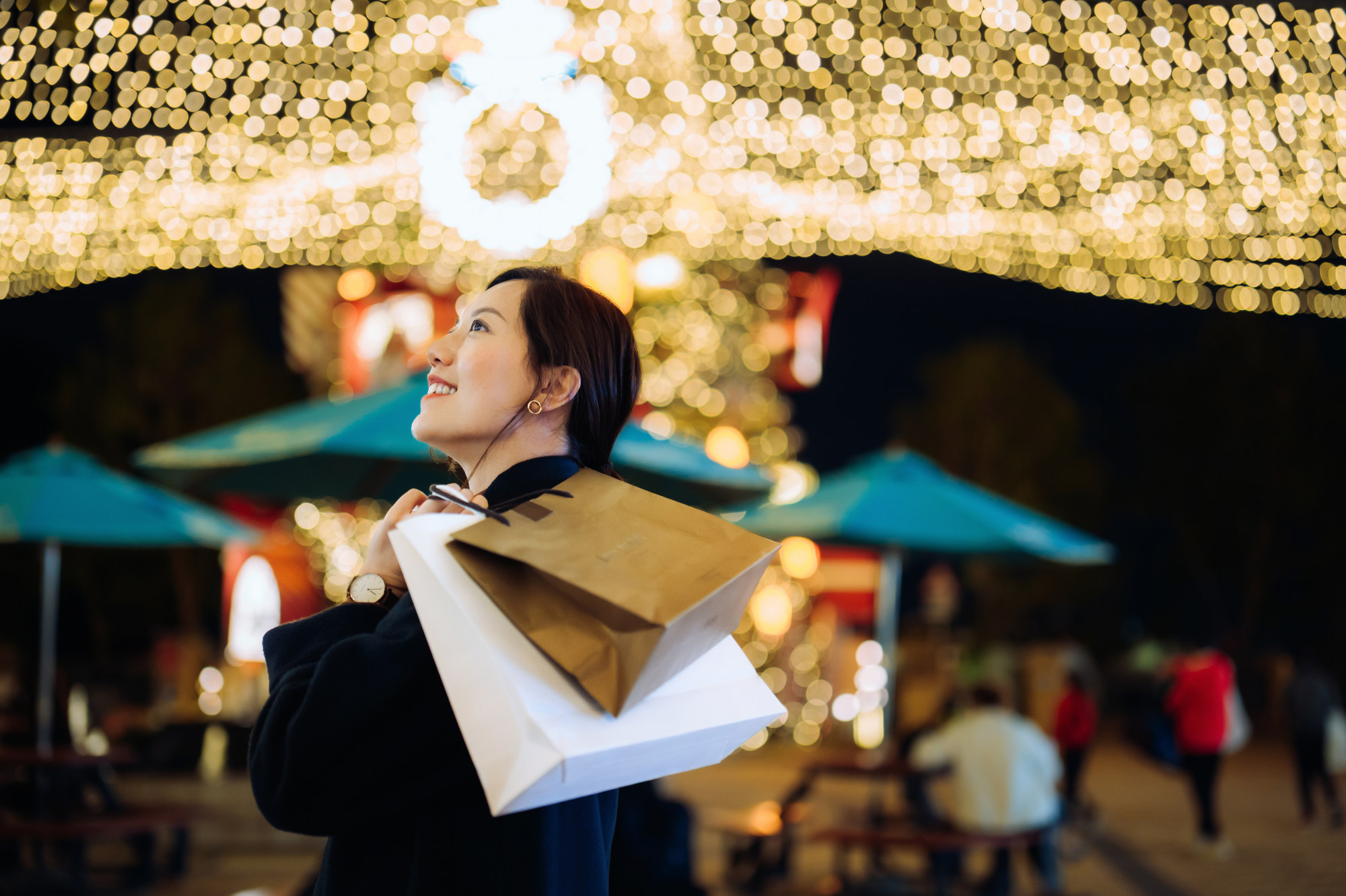 ‘Couldn’t stop crying’: woman in China who put 70 US cents holding ...