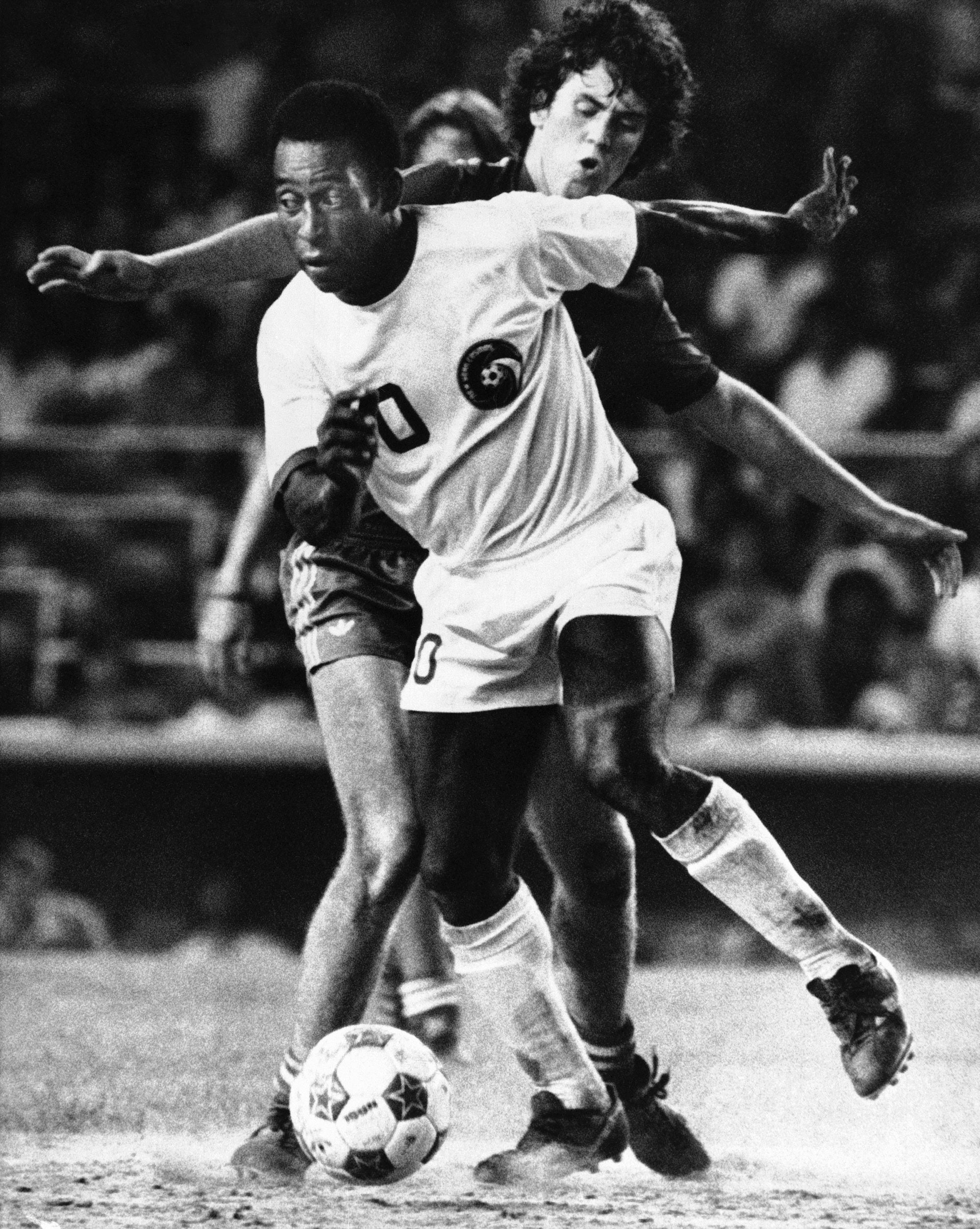 Pele, Brazil’s mighty ‘king of football’, has died at 82 after battle ...