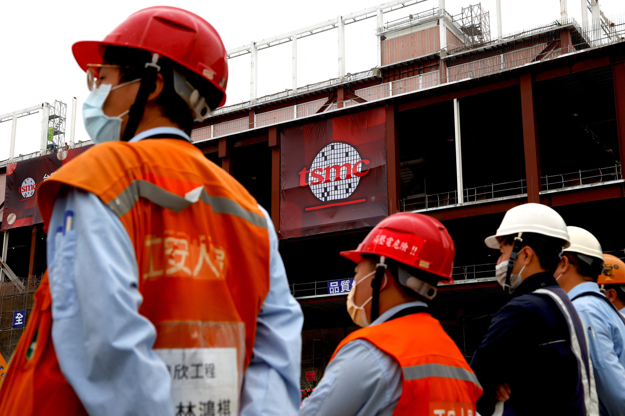 Apple supplier TSMC, the world’s biggest contract chip maker, to keep ...