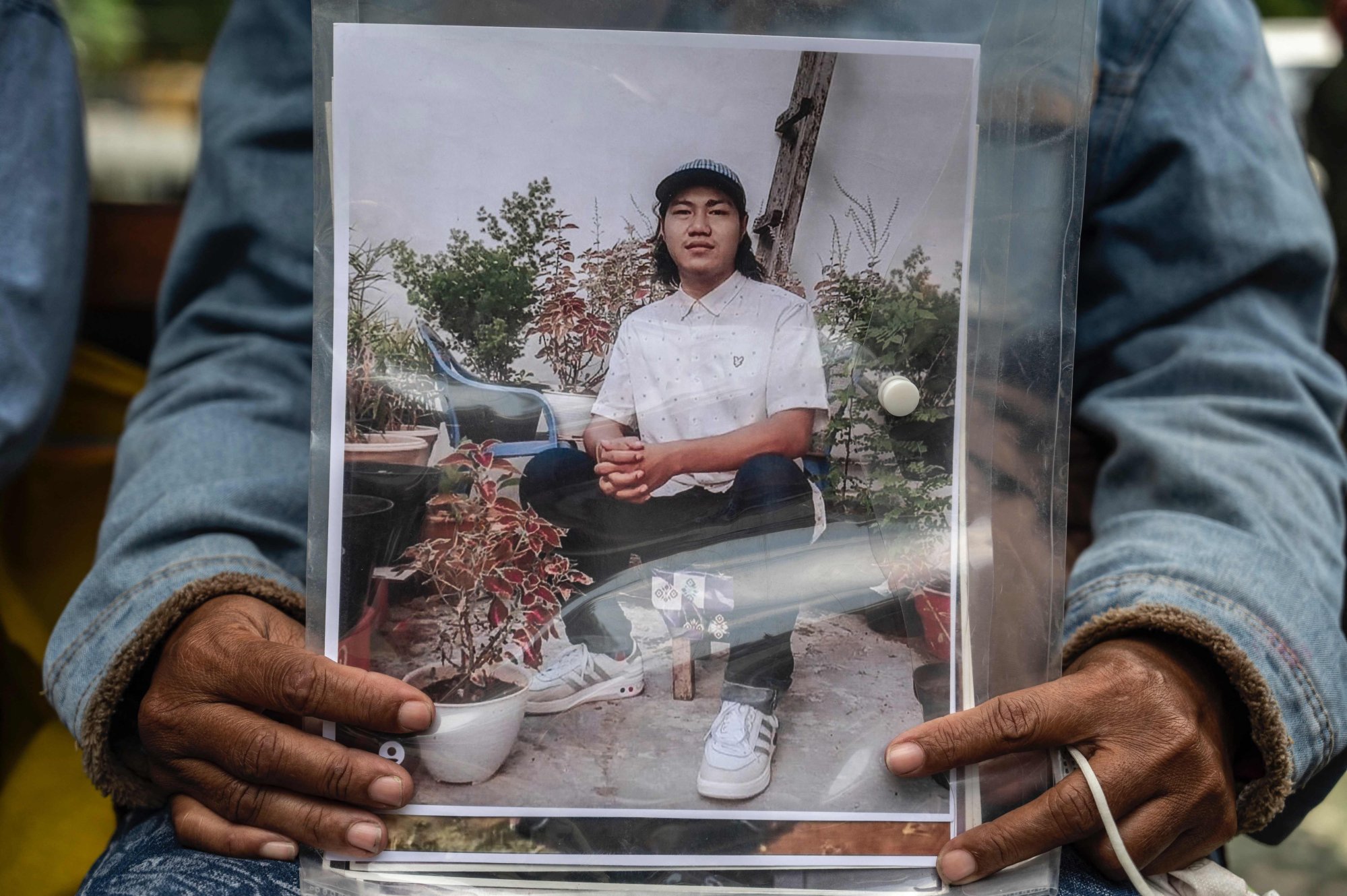 Indonesia policemen on trial for negligence over deadly football ...