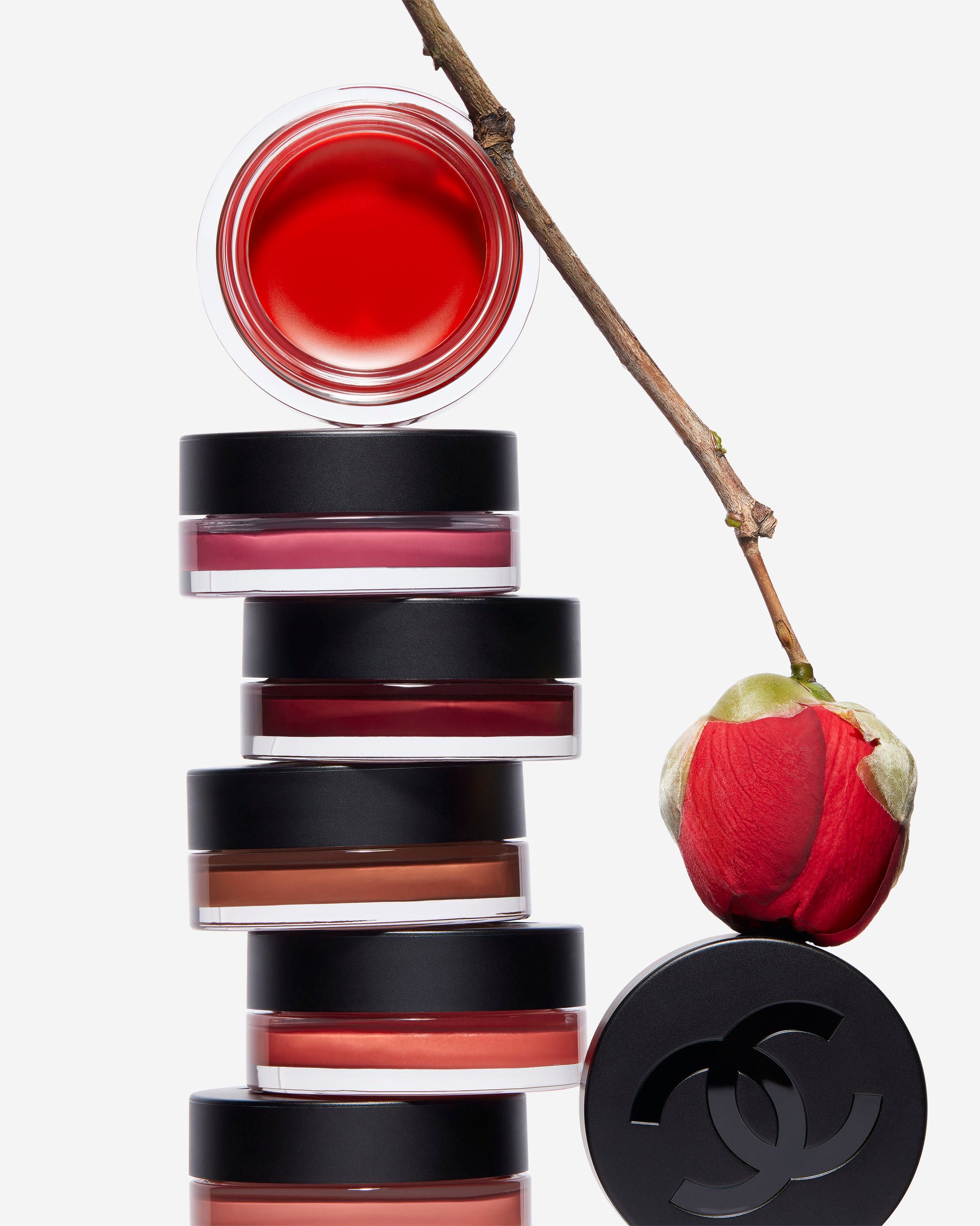 Dry, cracked lips? It could be sunburn, yeast infection, vitamin ...