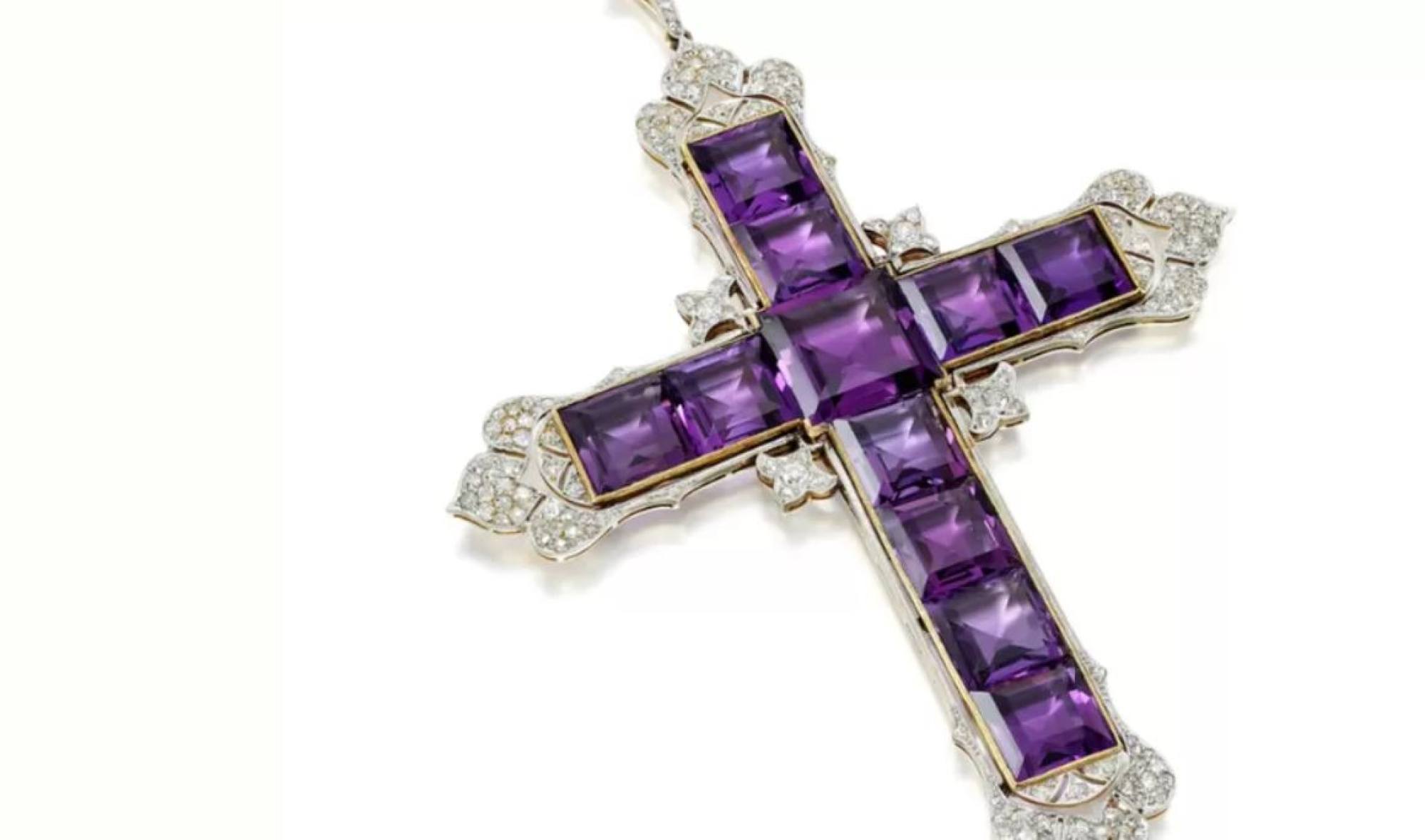 Kim Kardashian splashes out on Princess Diana’s Attallah Cross: she bid ...