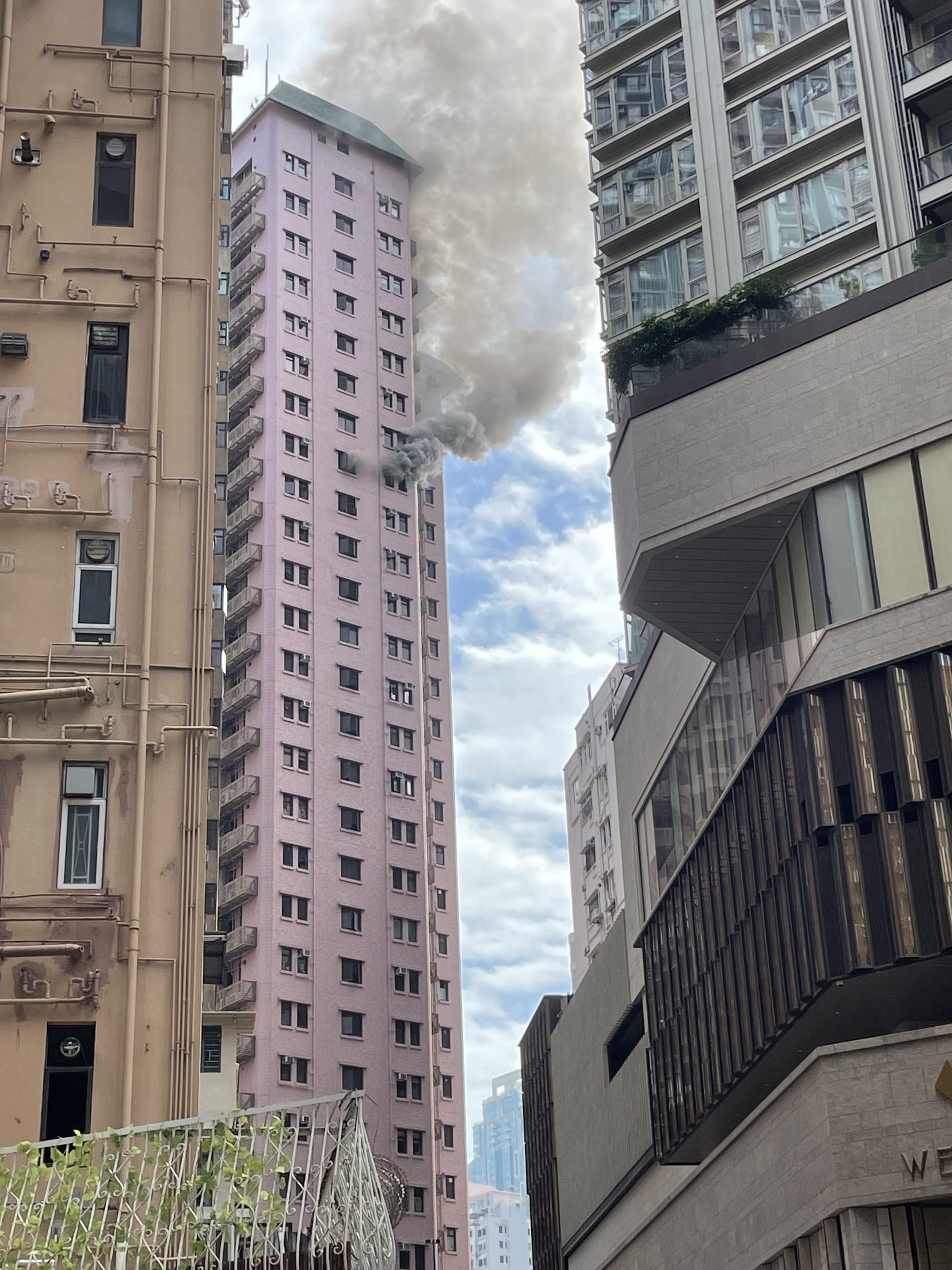 Woman, 70, dies after fire engulfs Hong Kong public housing flat ...