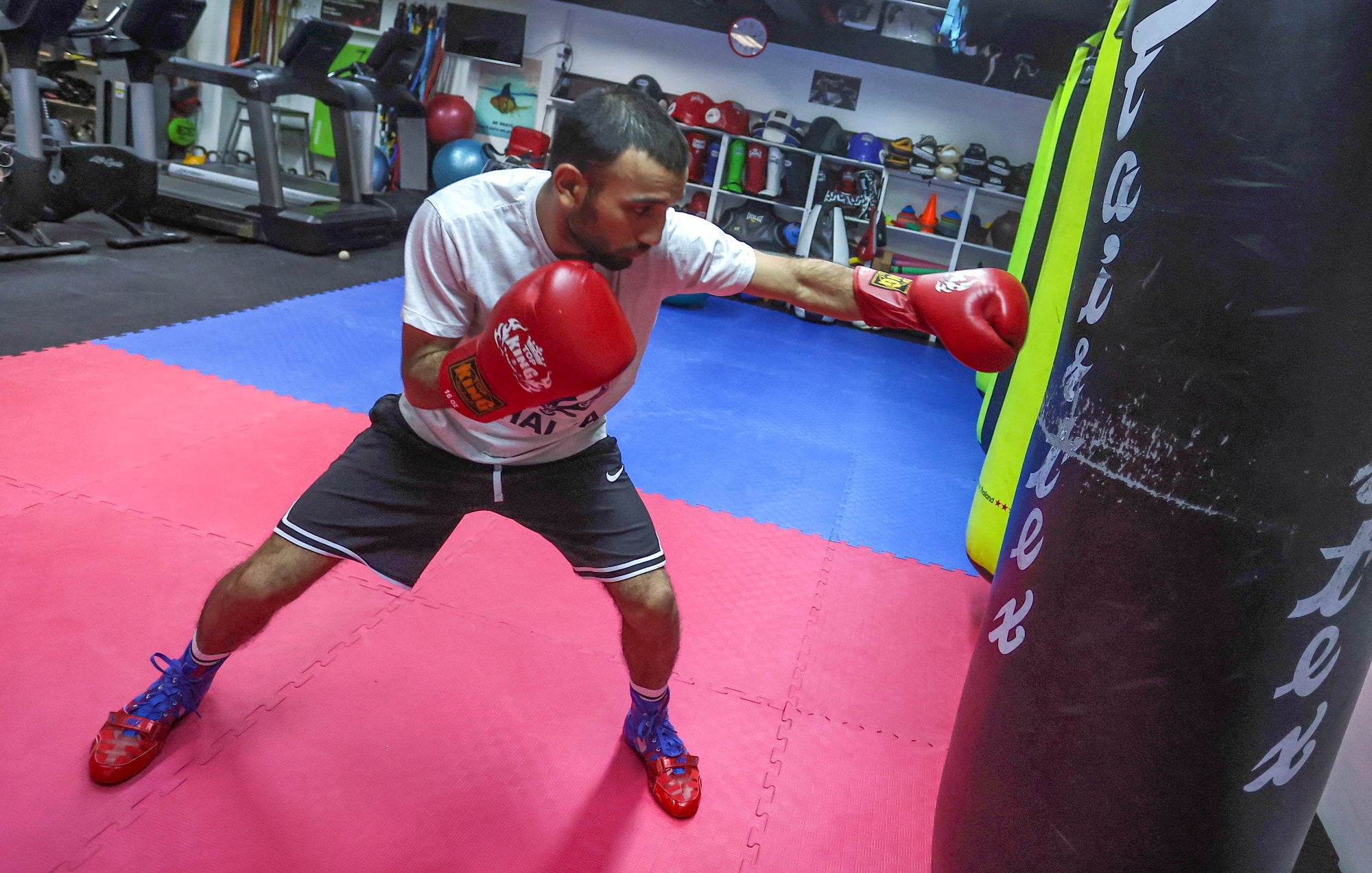 Rising Hong Kong-born Sikh boxer Taqdeer Singh dreams of fighting for ...