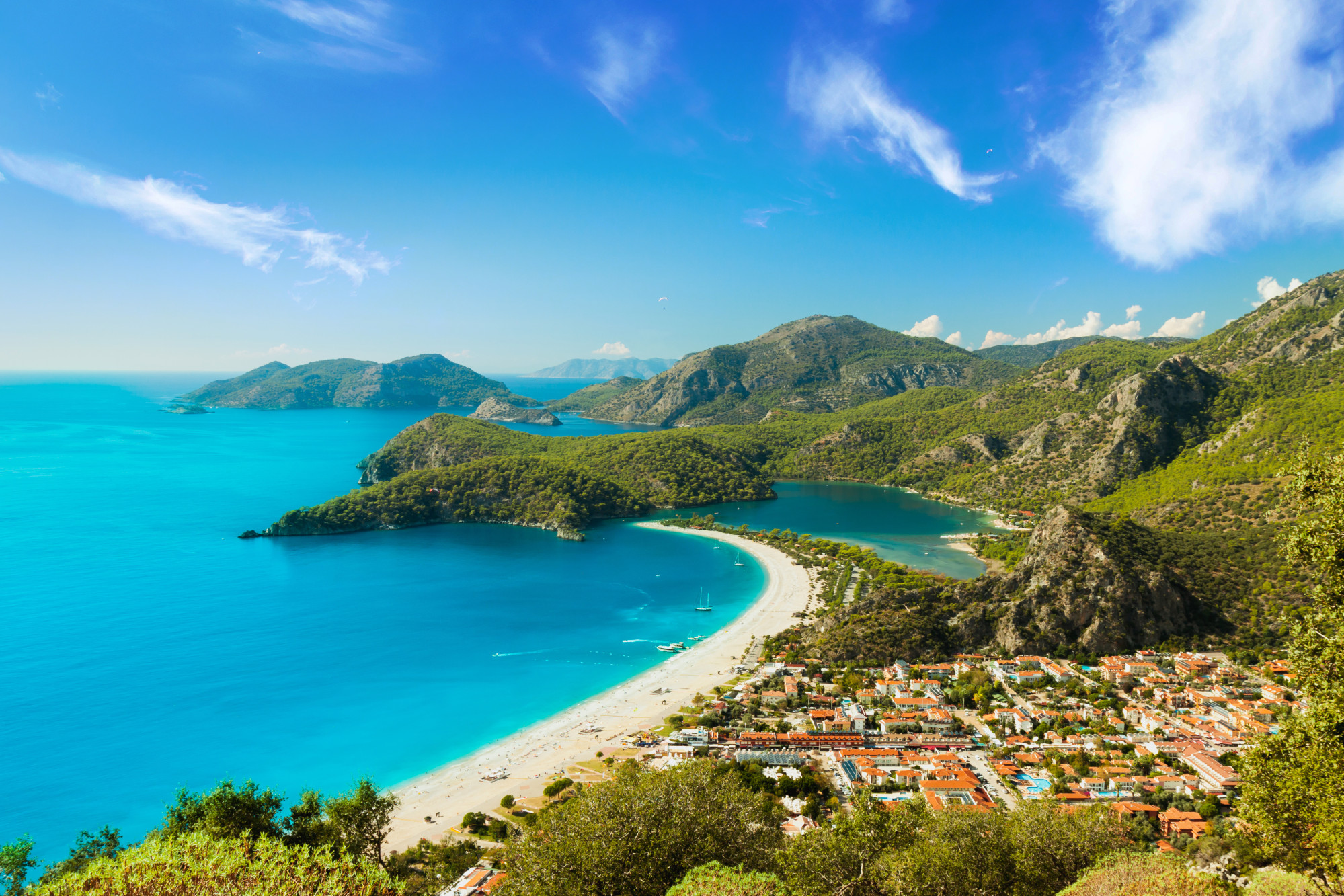 Turkey turns to tents and tourist resorts to house quake’s homeless as ...